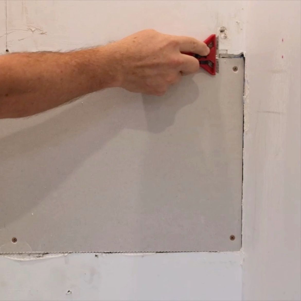 How to repair a plasterboard wall | Bunnings Workshop community