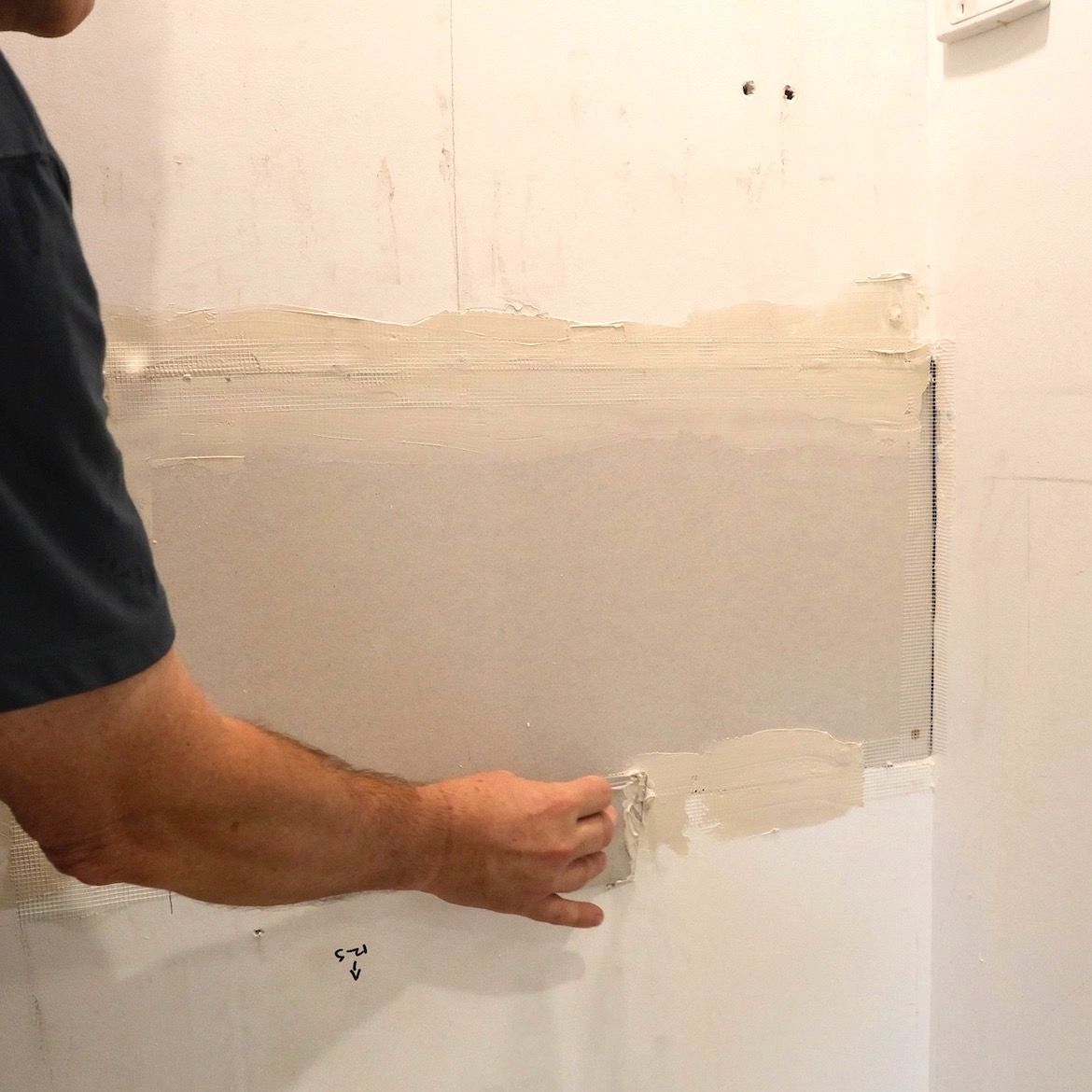 How to repair a plasterboard wall | Bunnings Workshop community