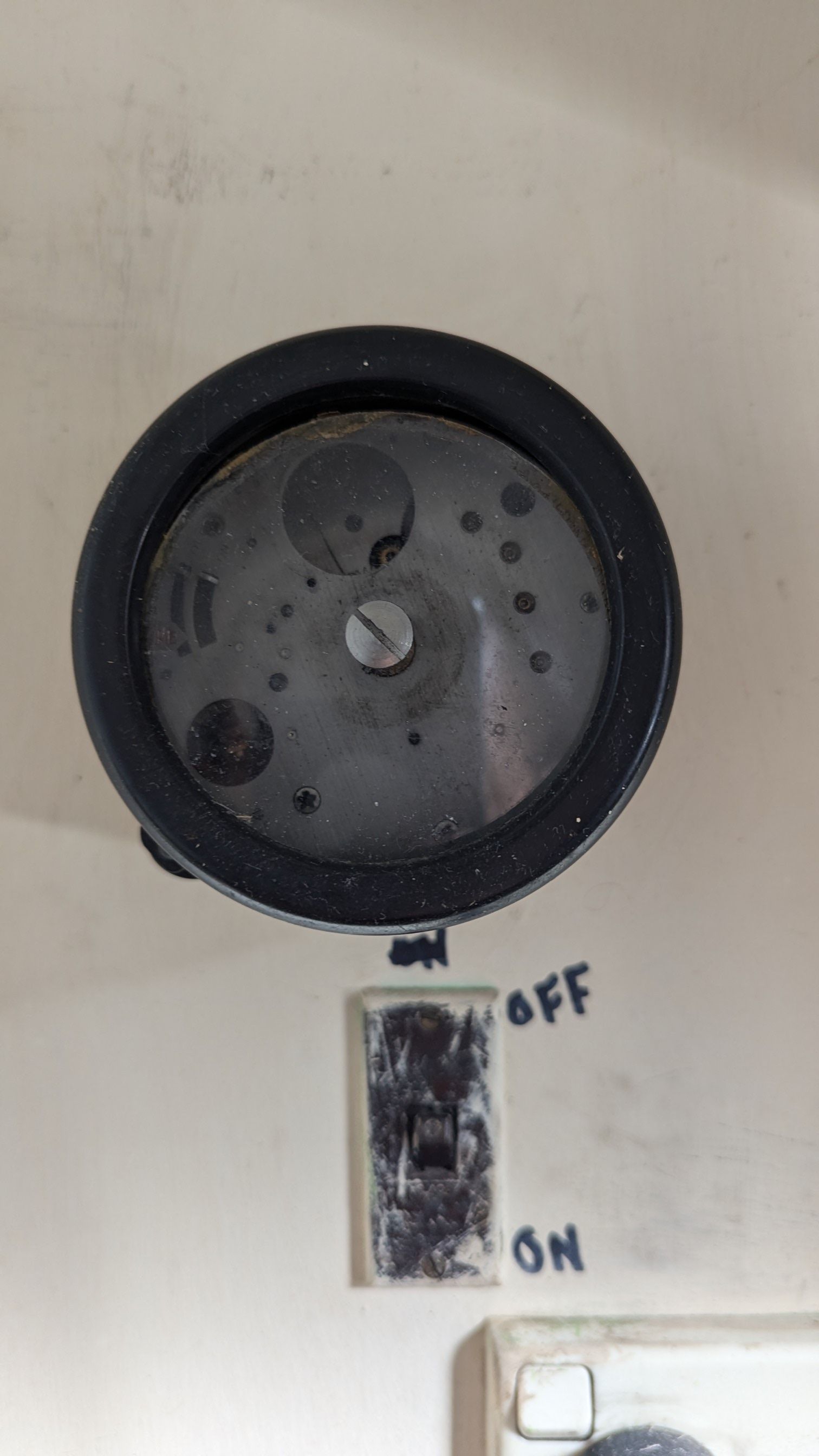 What's this gadget in our 1960s laundry? | Bunnings Workshop community