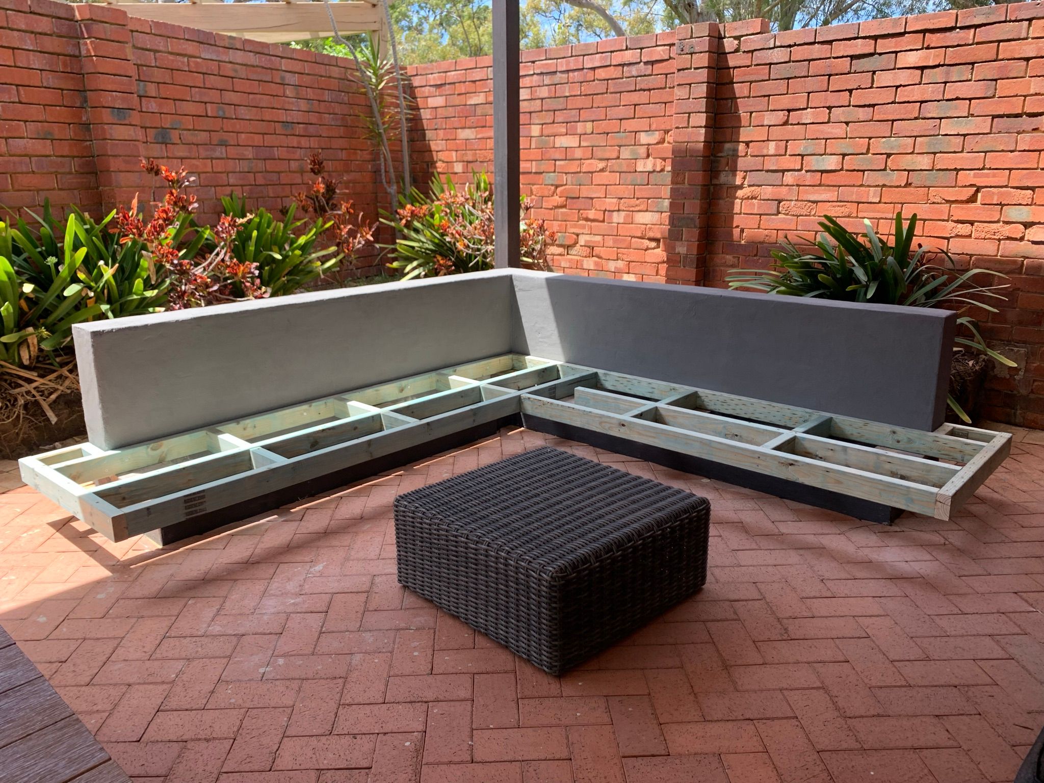 Built-in outdoor seating using Besser br... | Bunnings Workshop community