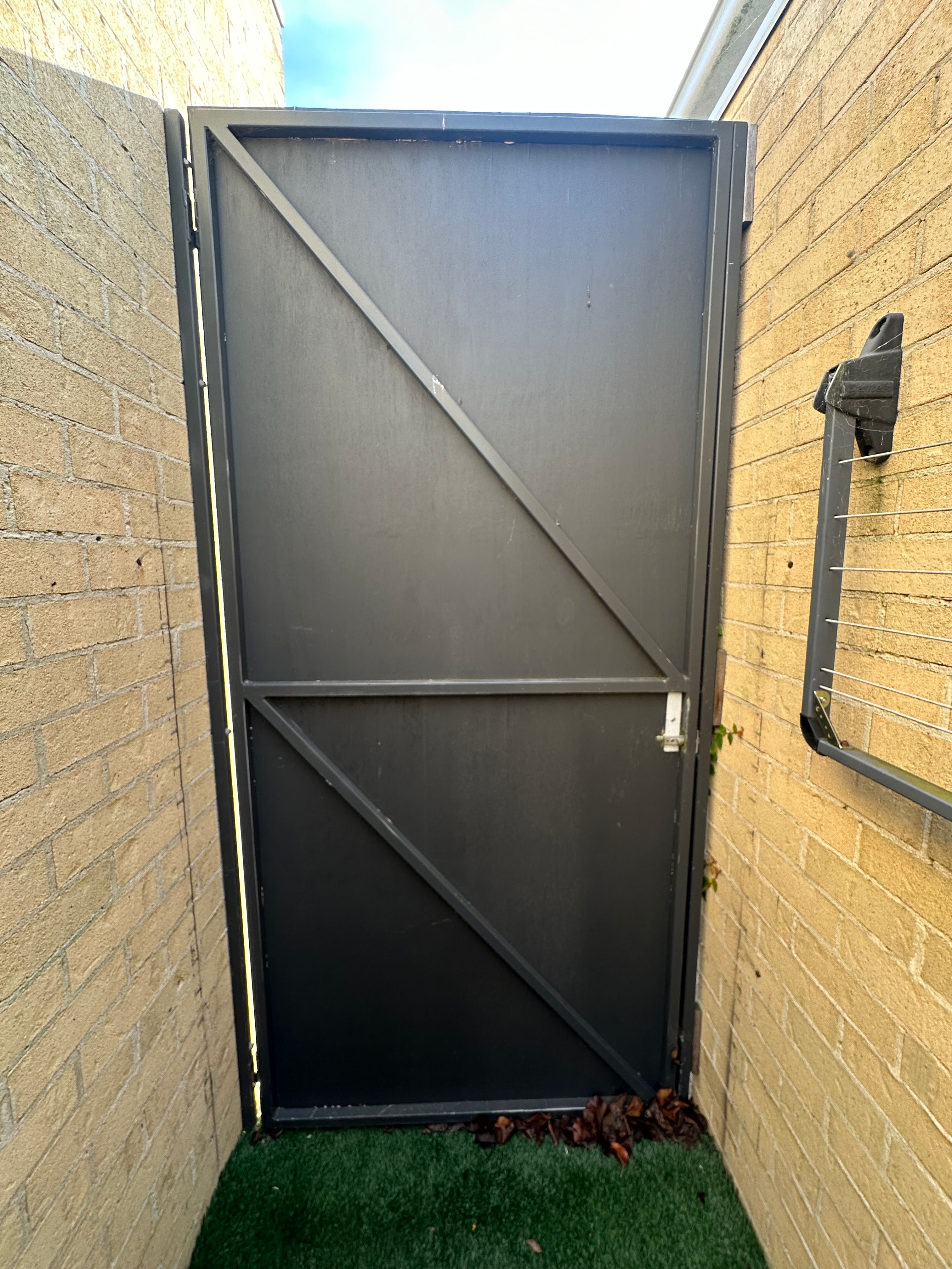 How to re-clad existing gate with steel ... | Bunnings Workshop community