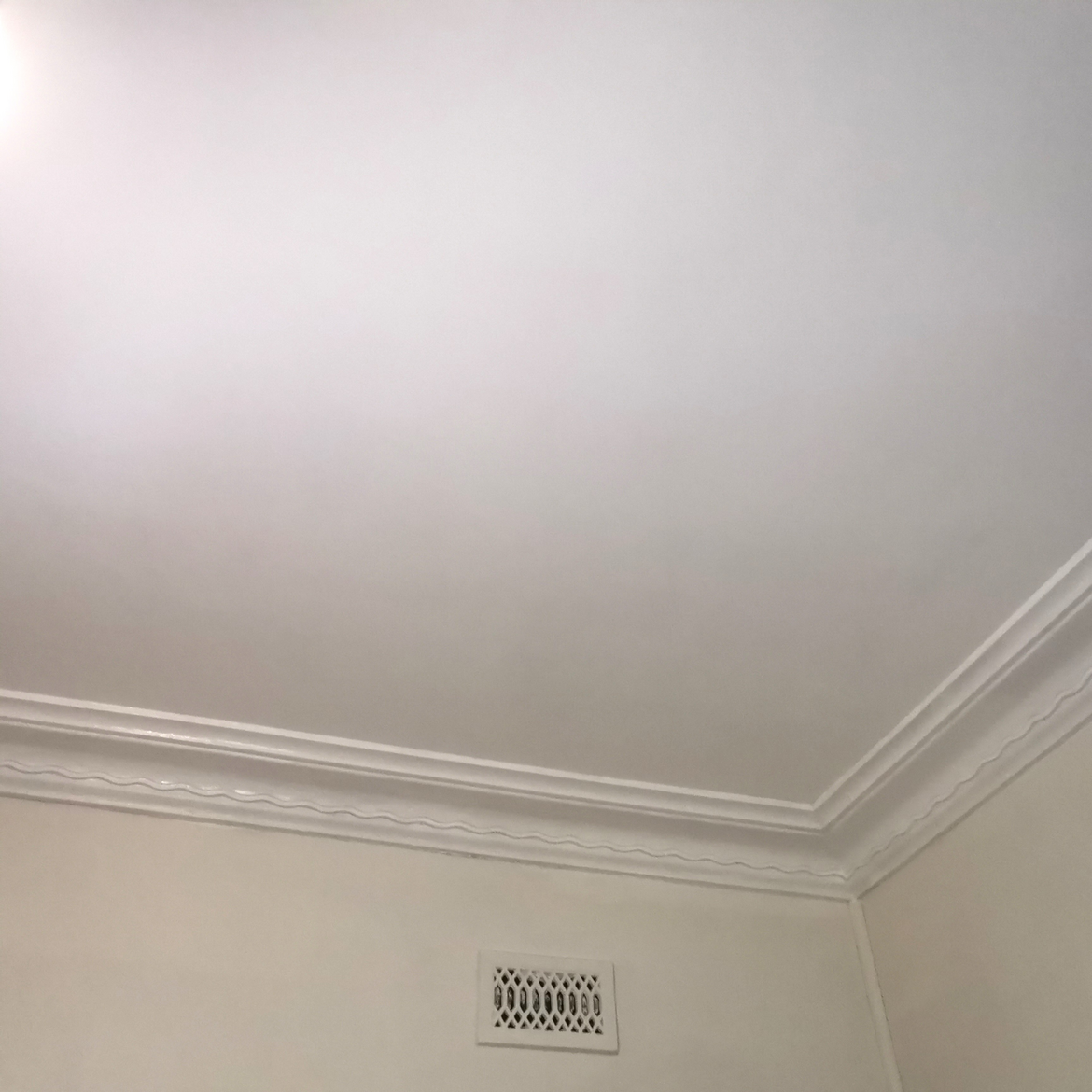 How to paint a mouldy ceiling | Bunnings Workshop community