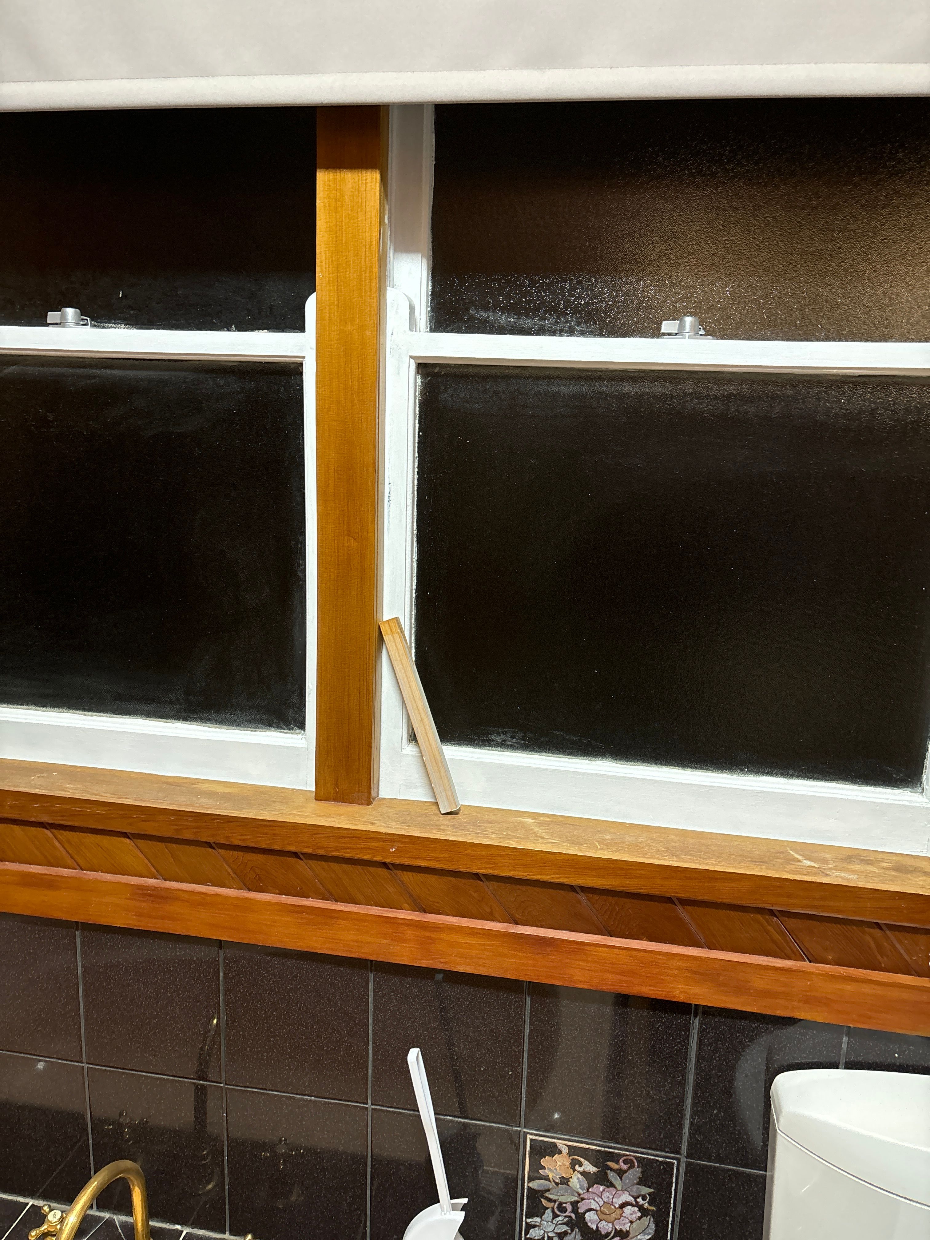 How to fix sash windows not staying up? | Bunnings Workshop community