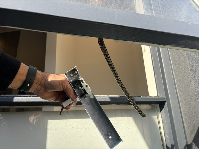 How to replace a broken window winder th... | Bunnings Workshop community