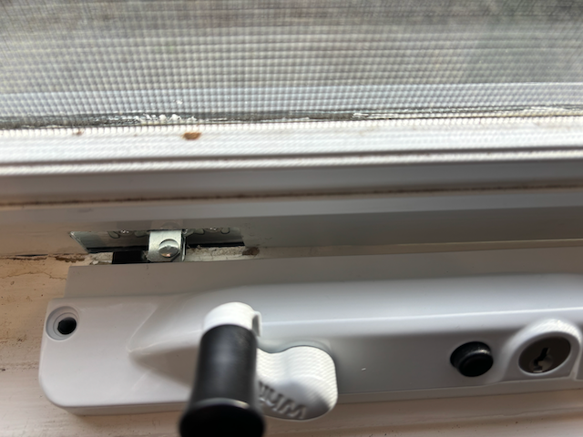 How to replace a broken window winder th... | Bunnings Workshop community