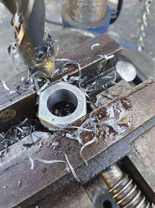 How to get a stuck tap handle off the sp... | Bunnings Workshop community