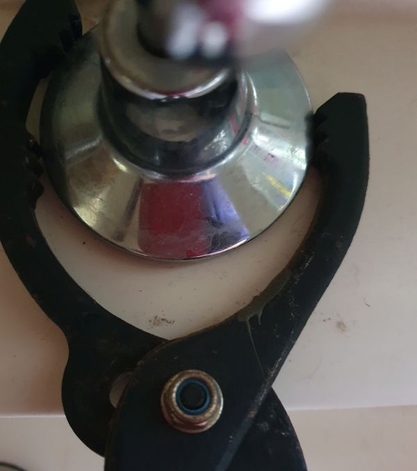 How to get a stuck tap handle off the sp... | Bunnings Workshop community
