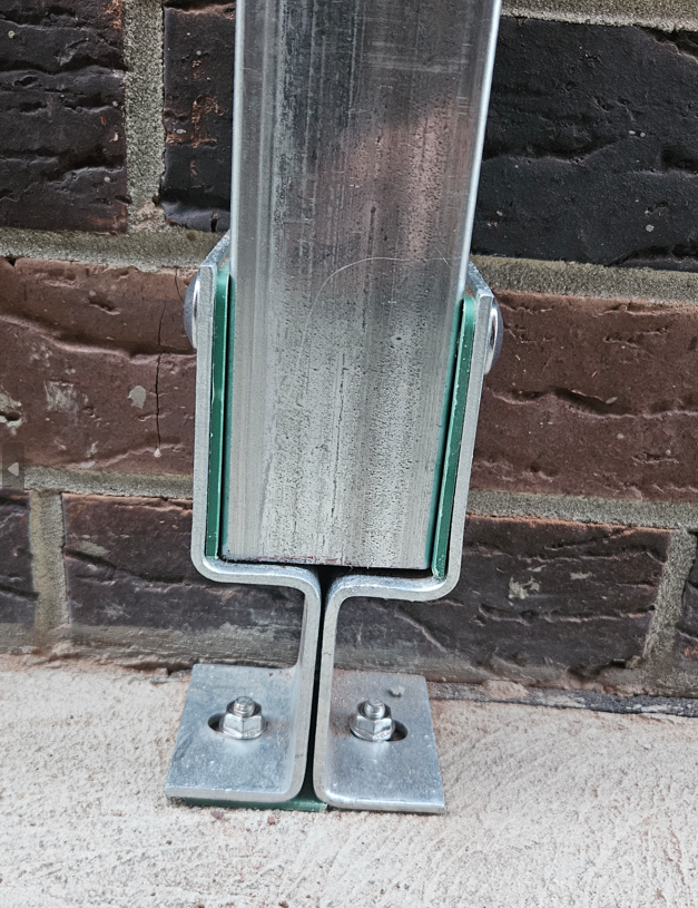 How to anchor metal gate posts above gro... | Bunnings Workshop community