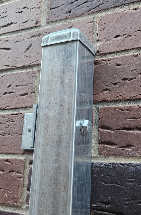 How to anchor metal gate posts above gro... | Bunnings Workshop community