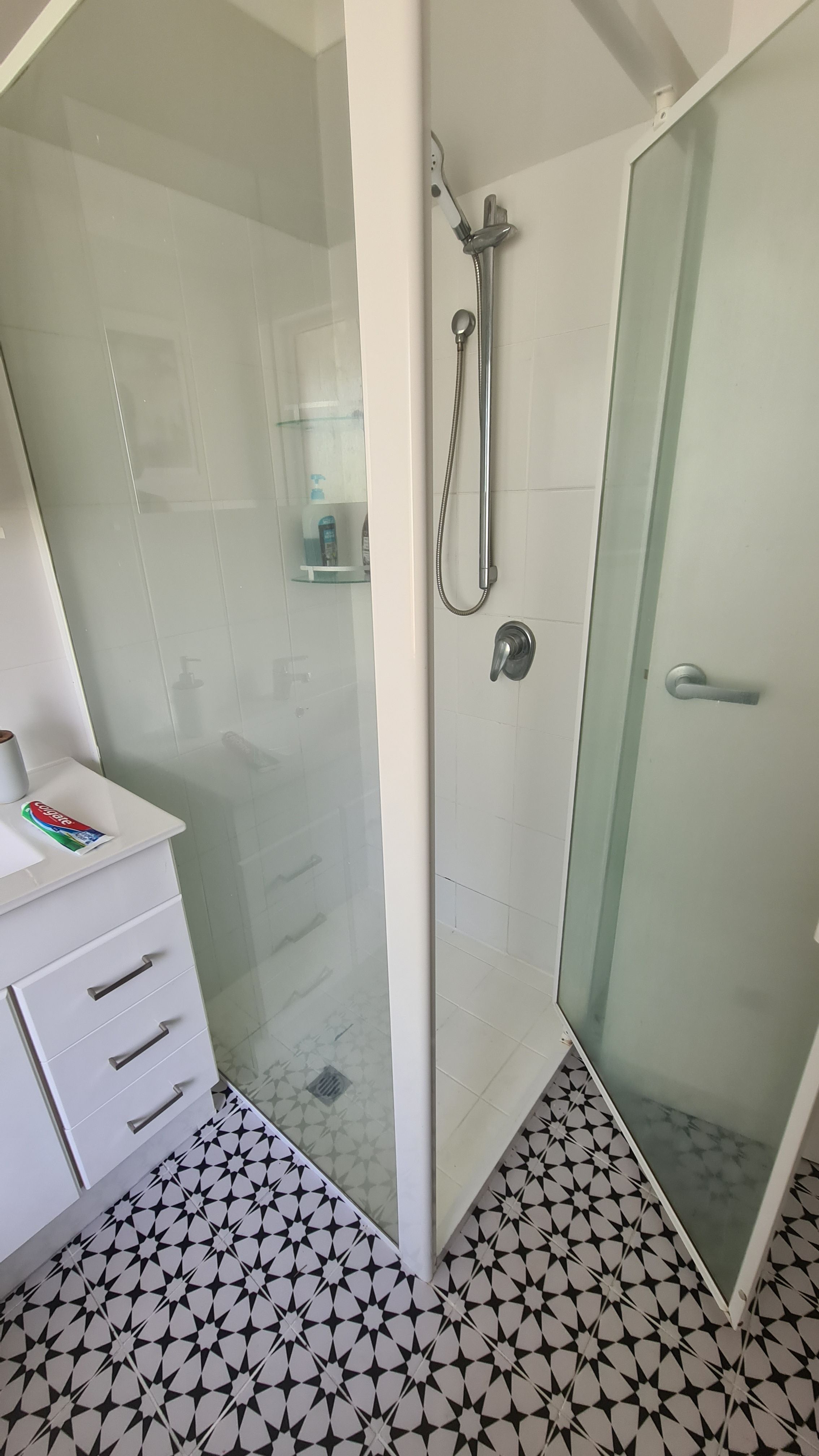 How to replace a shower screen? | Bunnings Workshop community