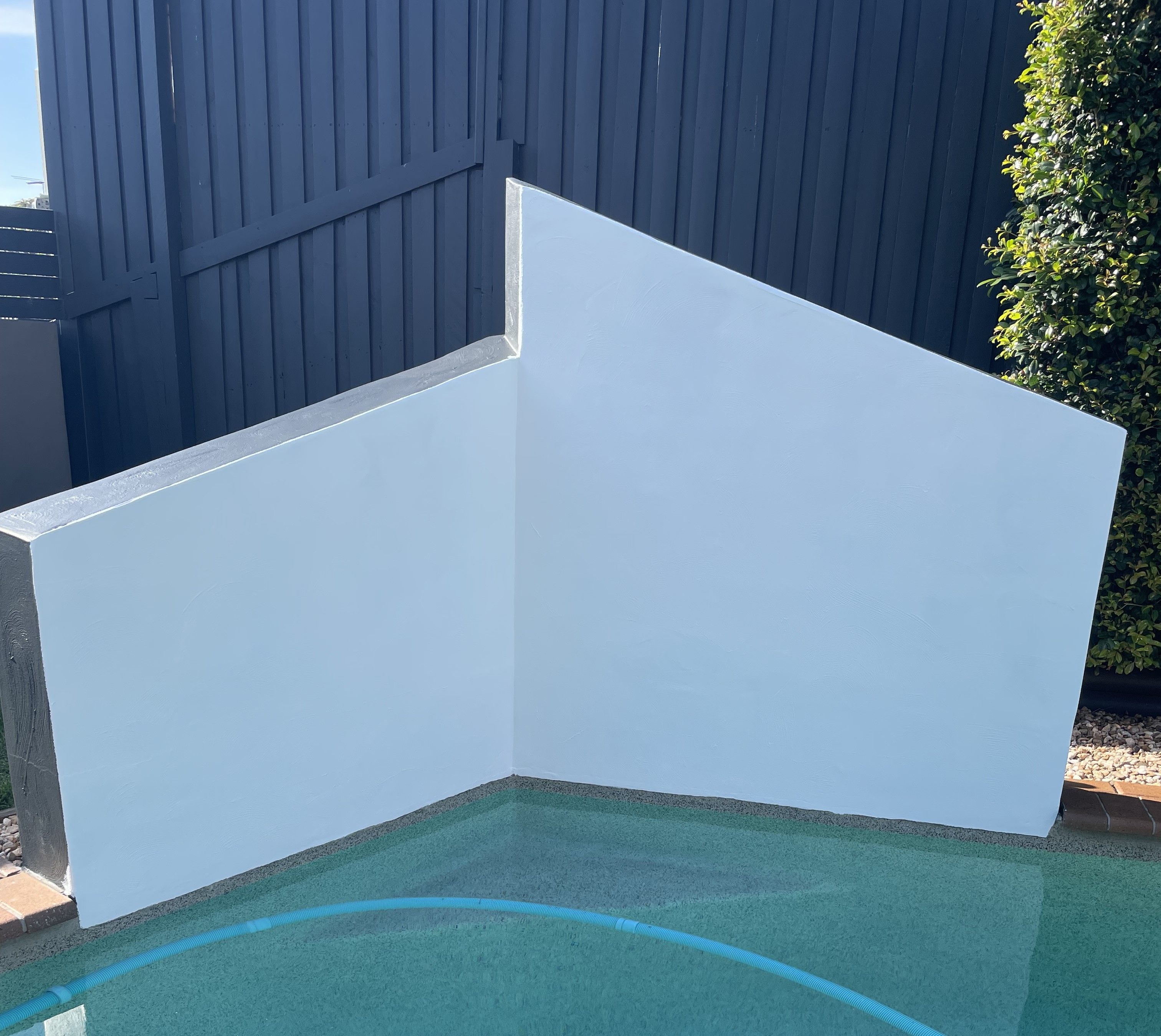 What paint is best for a pool feature wa... | Bunnings Workshop community