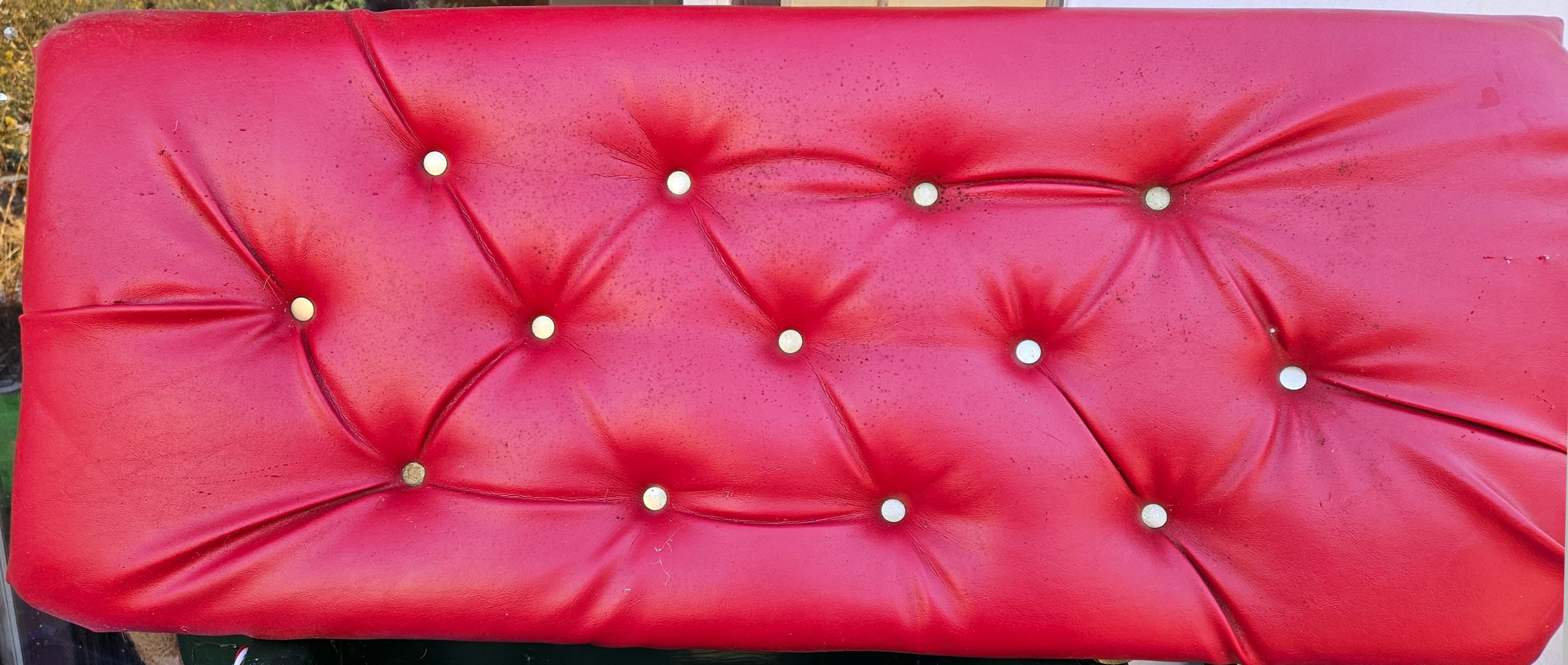 How to clean and refresh a vinyl chair? | Bunnings Workshop community