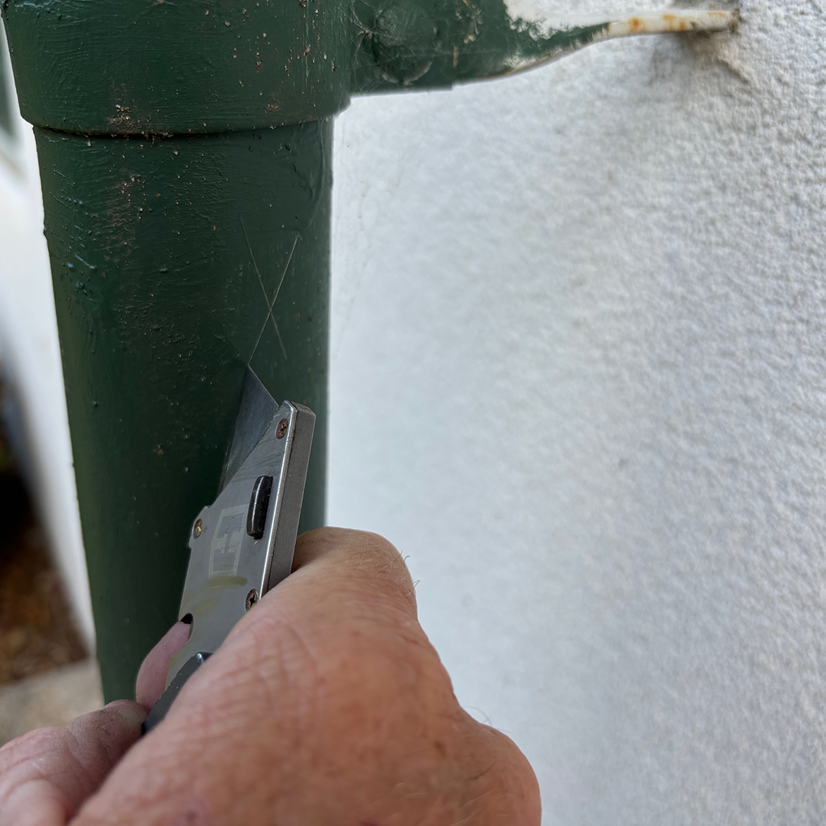How to paint downpipes | Bunnings Workshop community