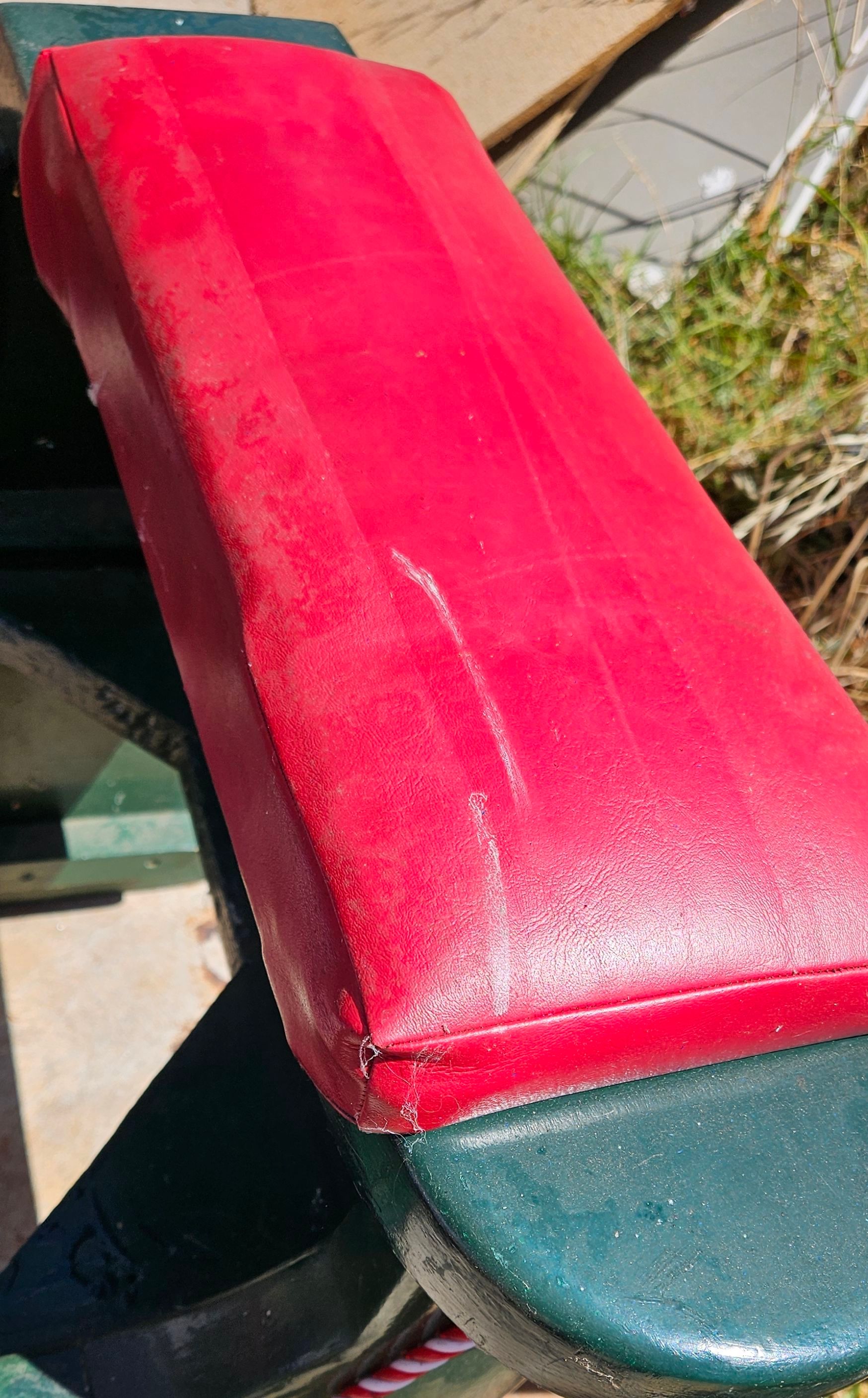 How to clean and refresh a vinyl chair? | Bunnings Workshop community