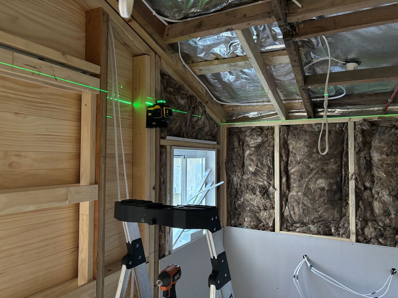 Solved: How to draw parallel lines on ceiling? | Bunnings Workshop ...