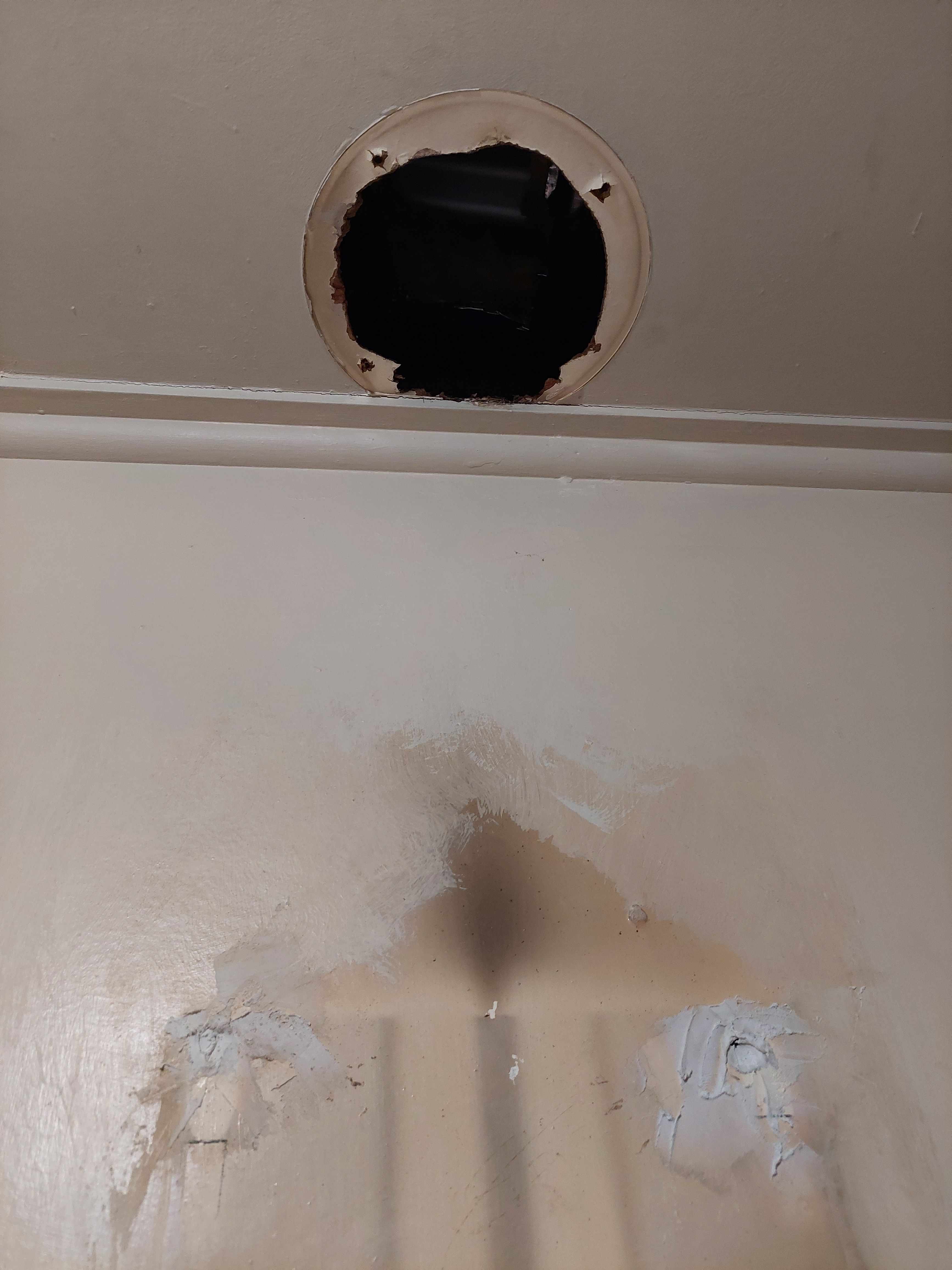 How do I fill hole in ceiling after HWS ... | Bunnings Workshop community