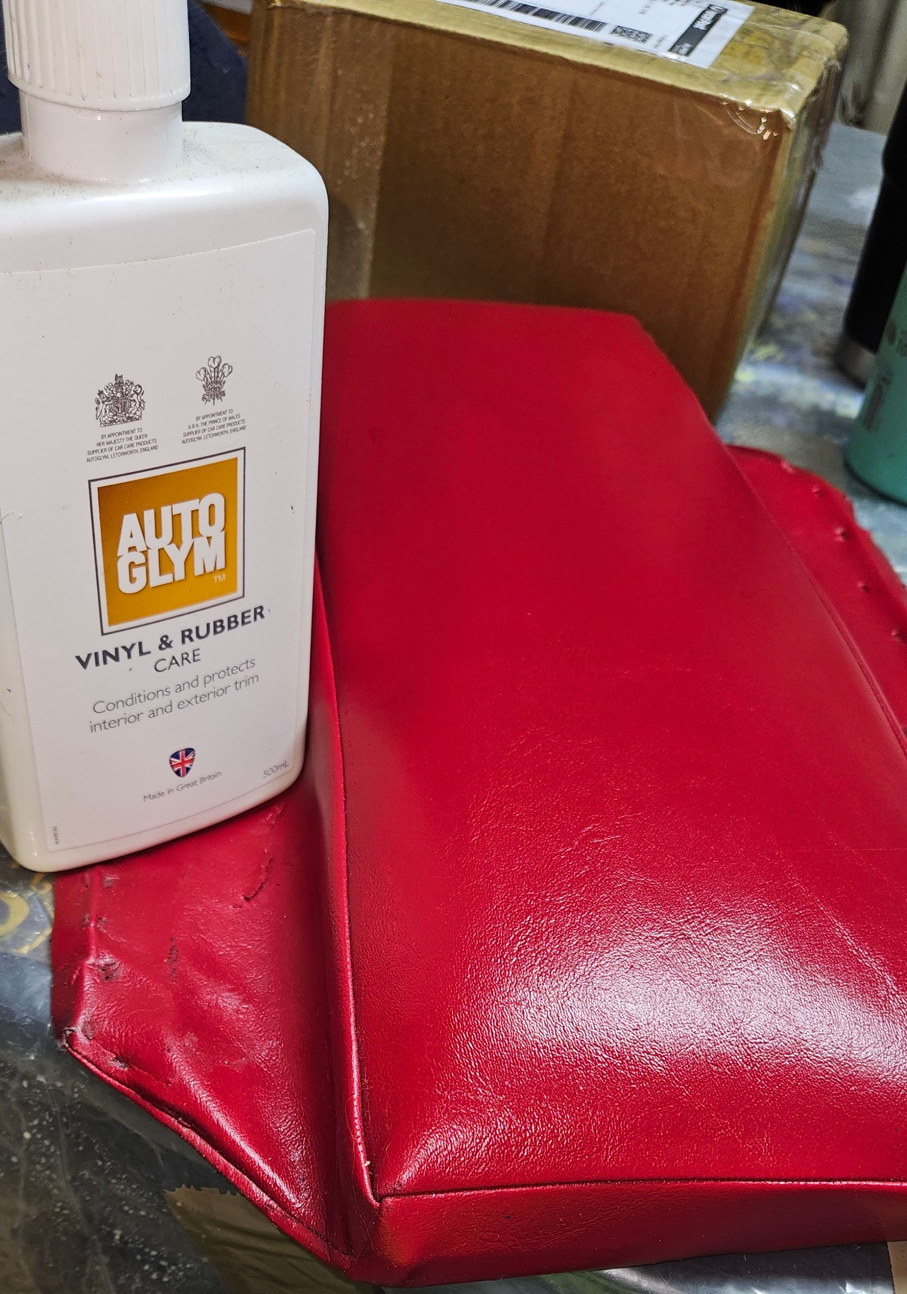 How to clean and refresh a vinyl chair? | Bunnings Workshop community