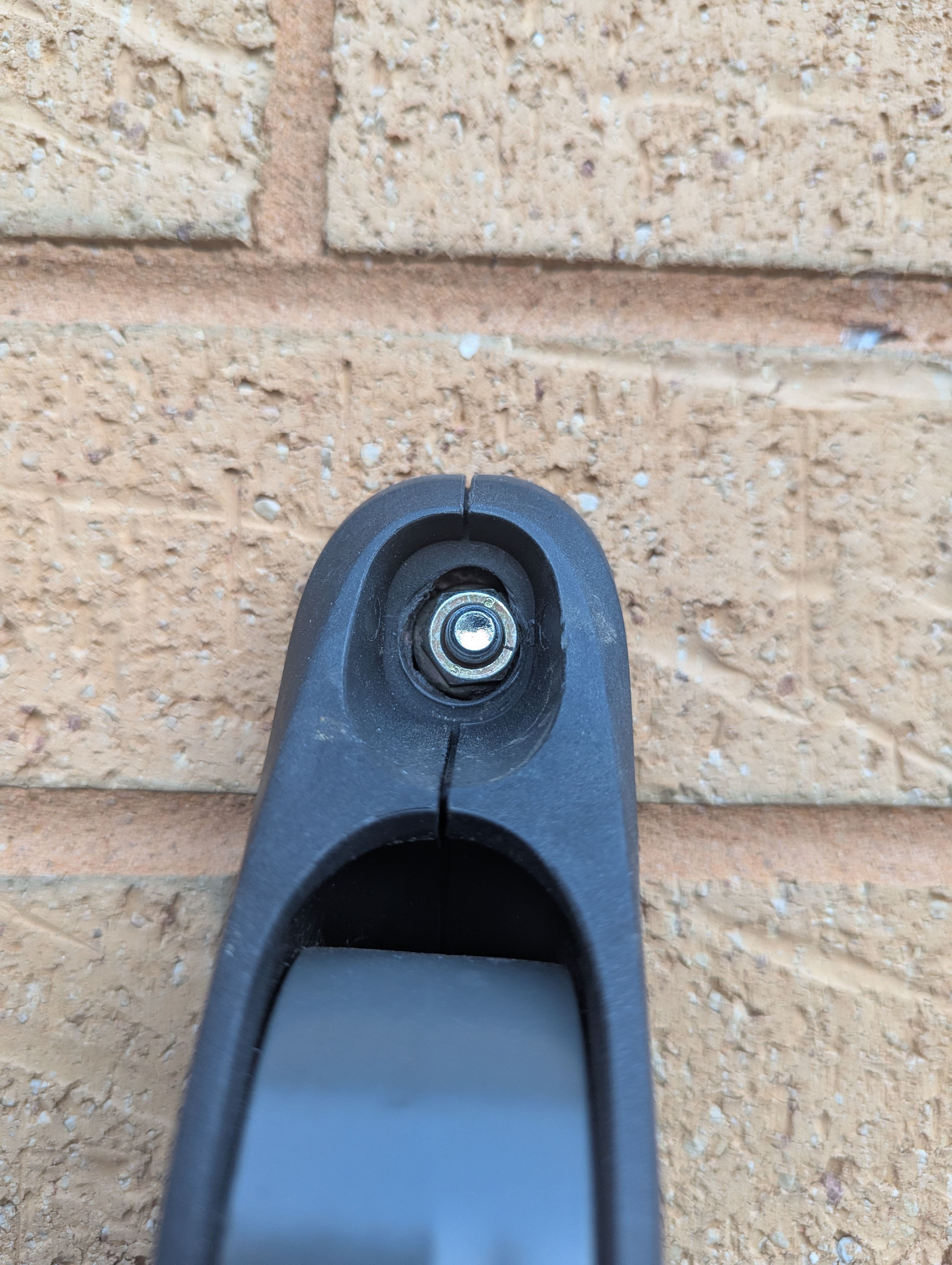 How to fix sagging wall mounted clothesl... | Bunnings Workshop community