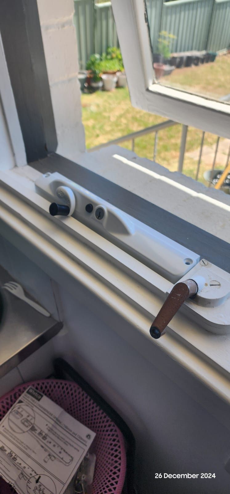 How do I attach a new flyscreen sill to ... | Bunnings Workshop community