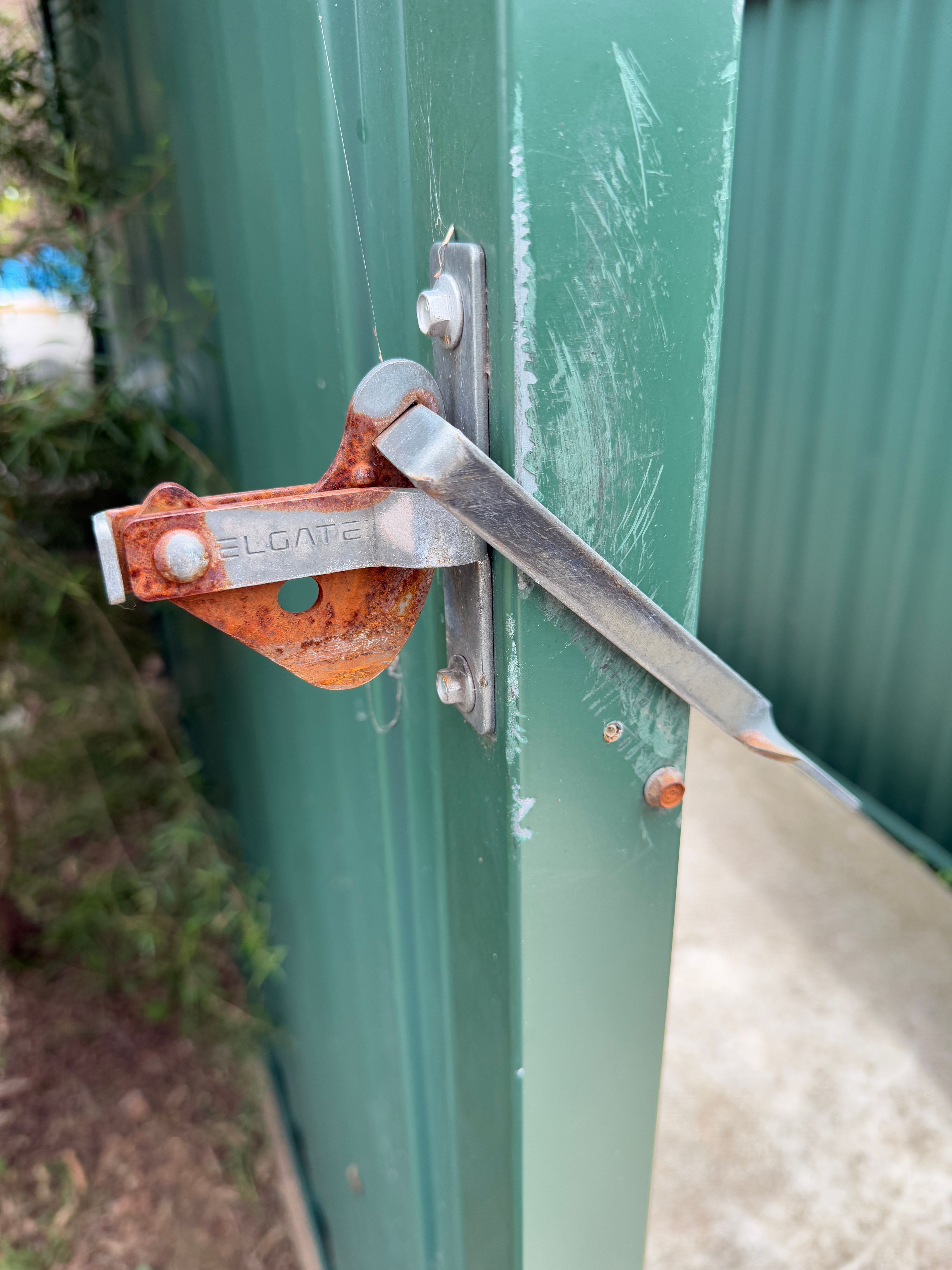 How to fix D latch on Colorbond gate? | Bunnings Workshop community