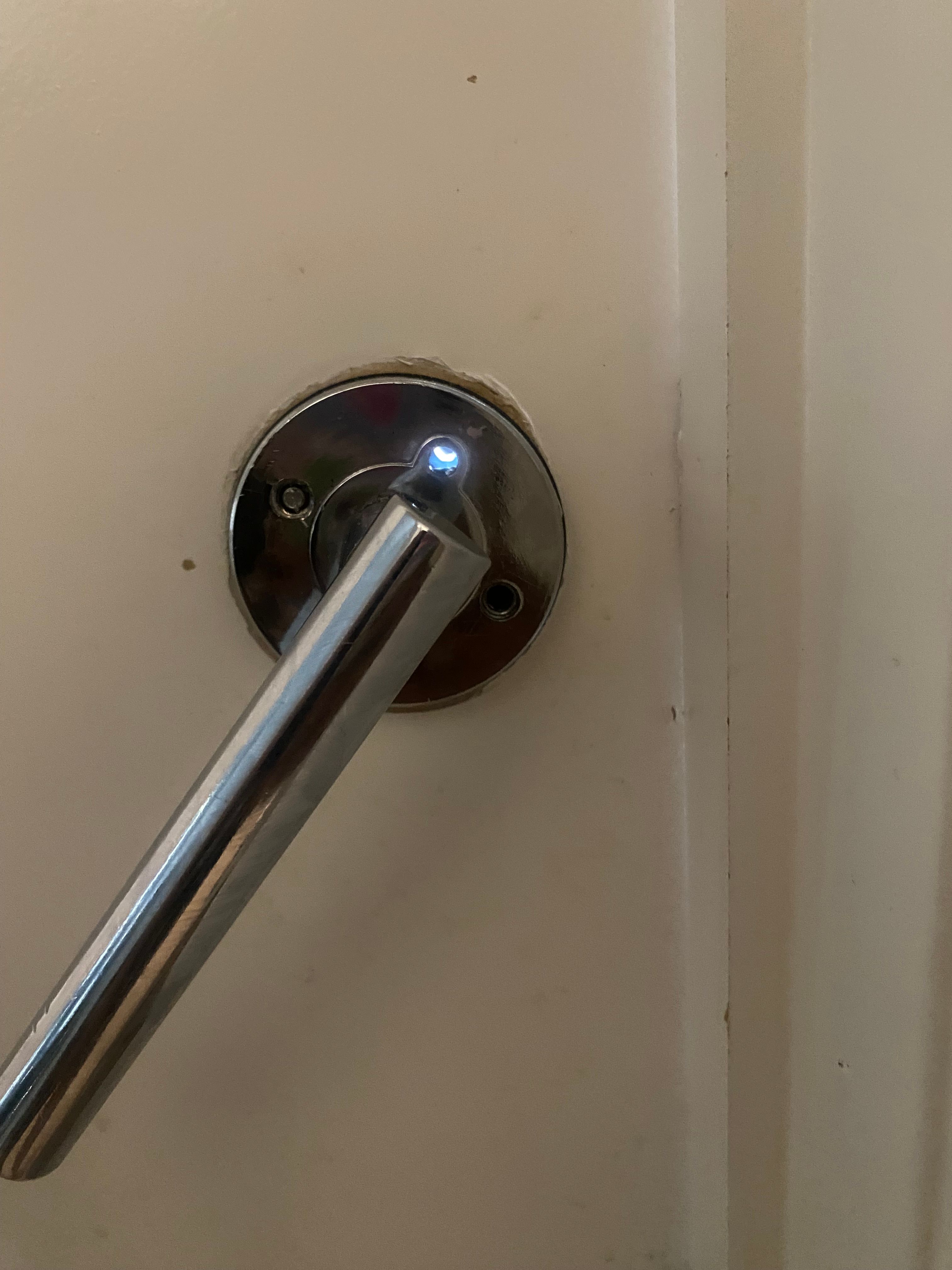 How to remove jammed door handle? | Bunnings Workshop community