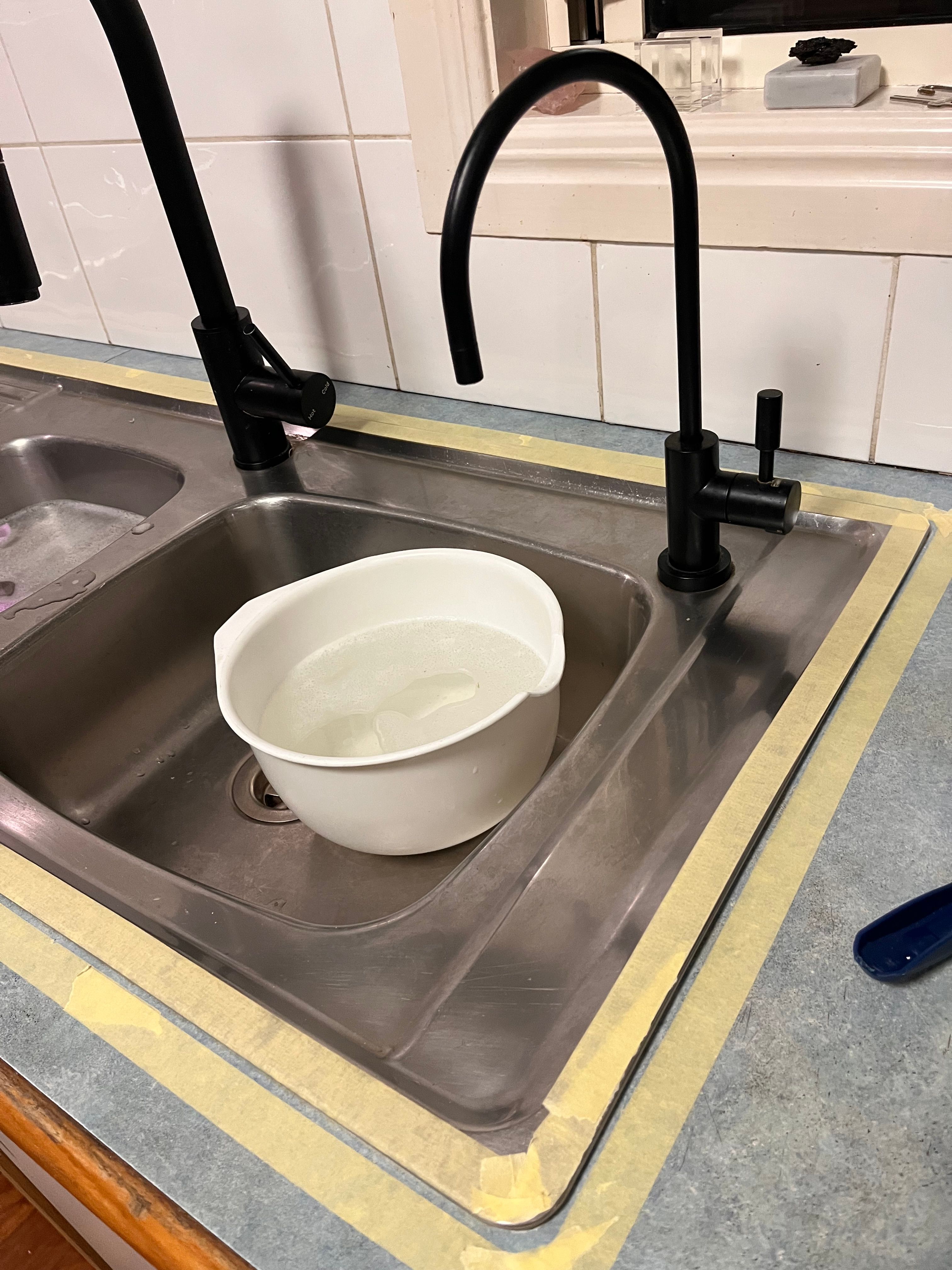 Solved: How to reseal kitchen sink? | Bunnings Workshop community