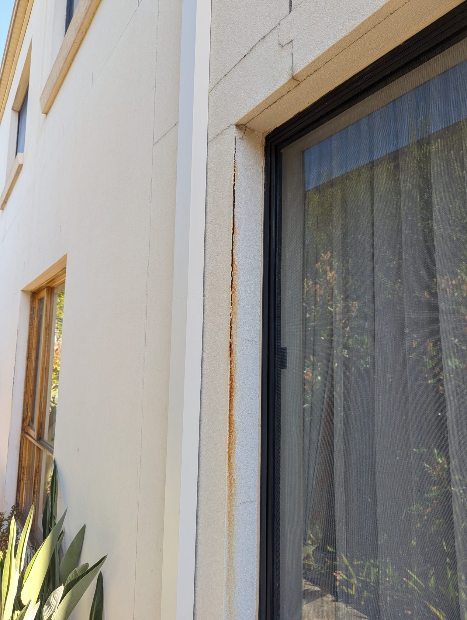 How to repair rust on rendered wall? | Bunnings Workshop community