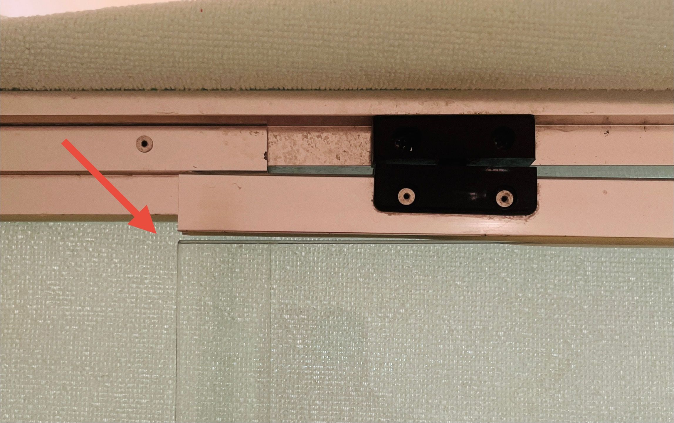 How to repair uneven glass shower screen... | Bunnings Workshop community