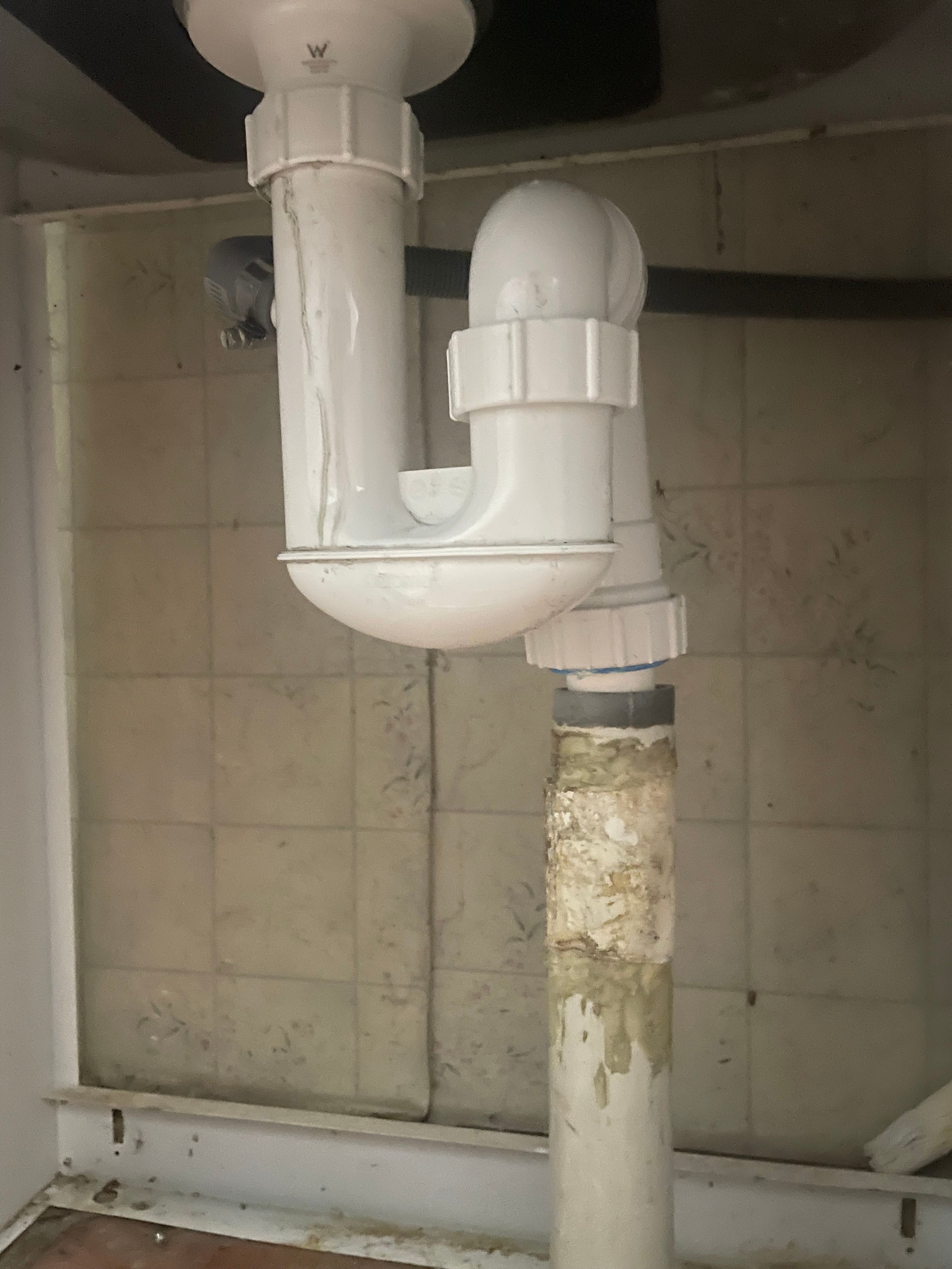 How to fix a leaking laundry trap? | Bunnings Workshop community