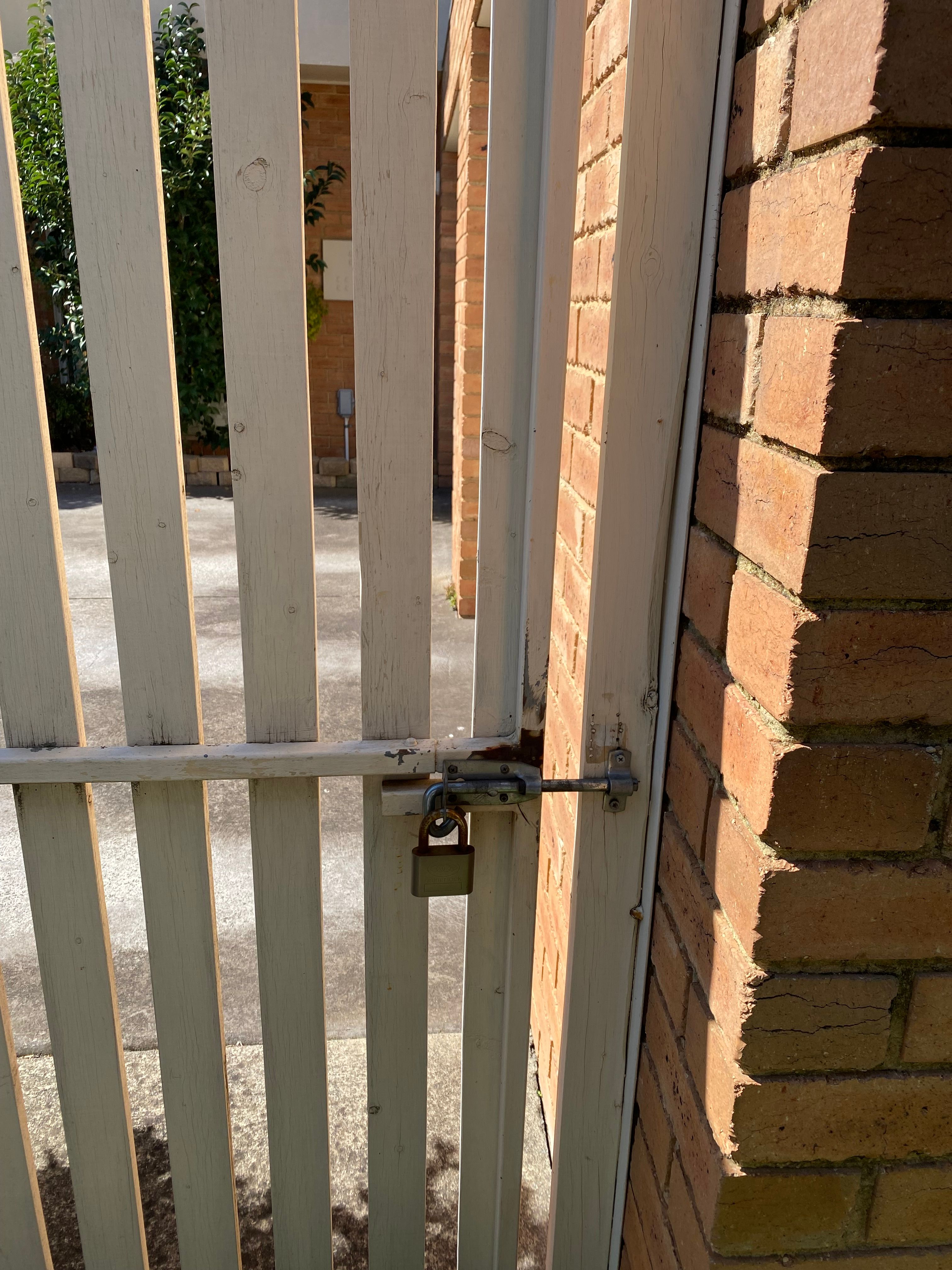 How to install a gate latch that can be ... | Bunnings Workshop community