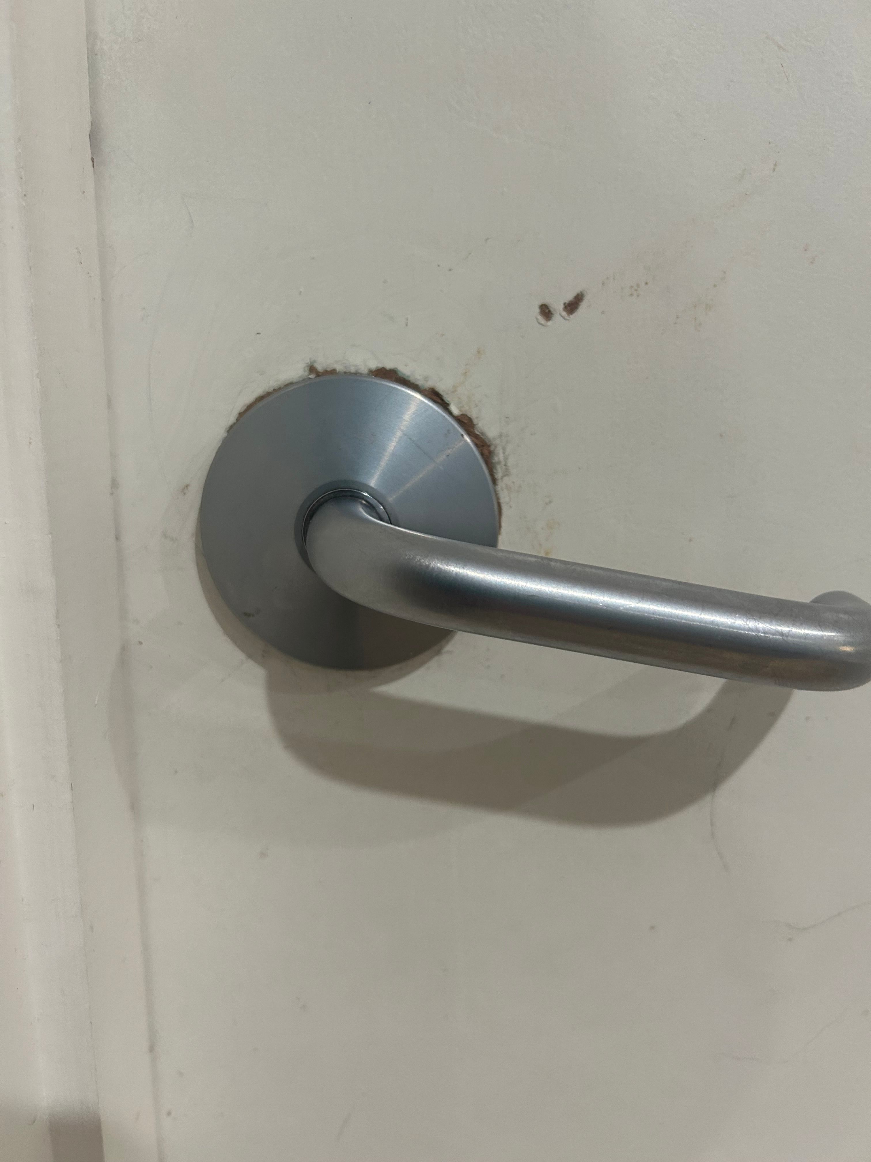 how do i remove this jammed door handle? | Bunnings Workshop community