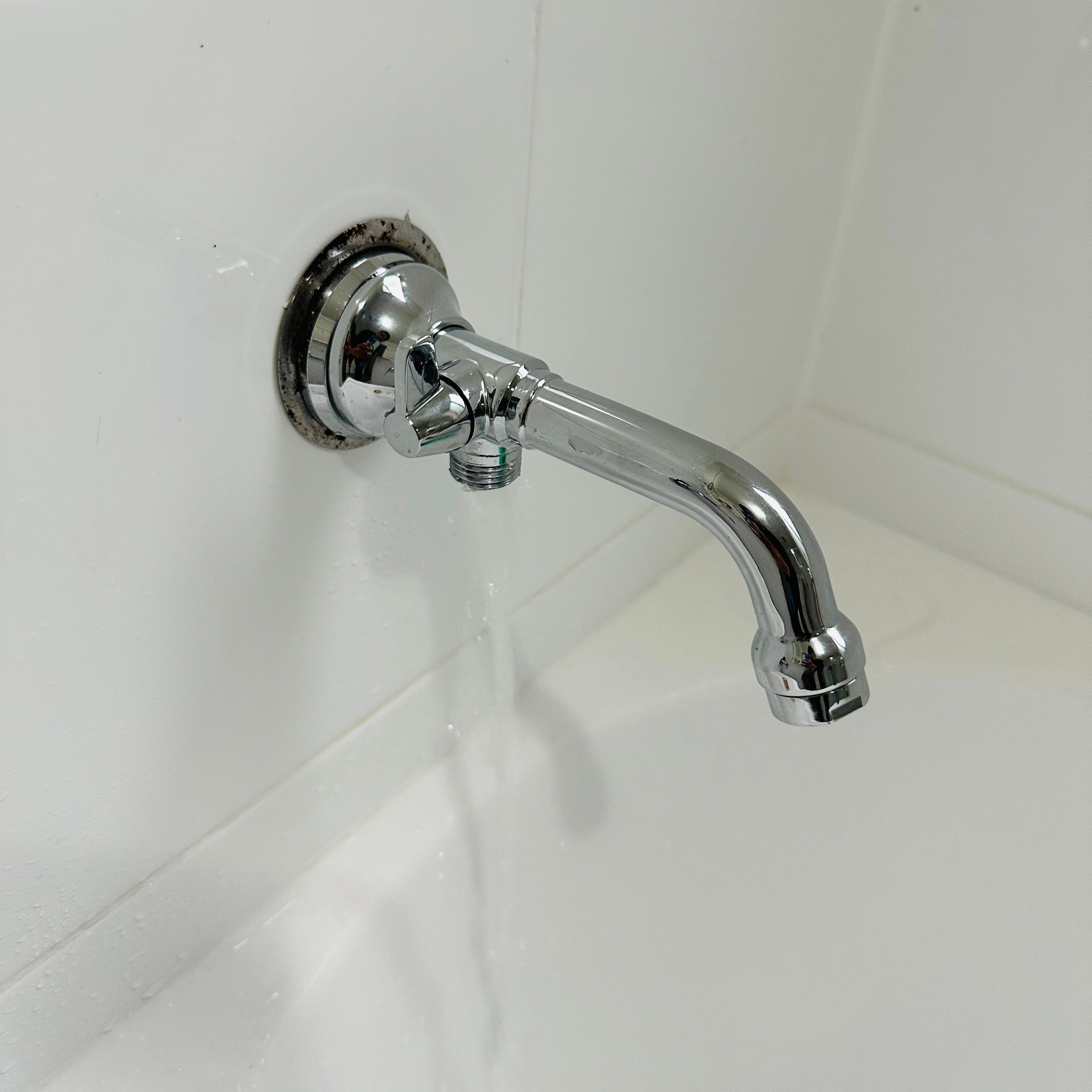 Solved: How to replace bath tub spout with new s... | Bunnings Workshop ...