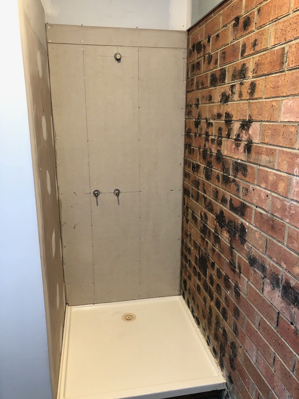 How to tile over existing tiles? | Bunnings Workshop community