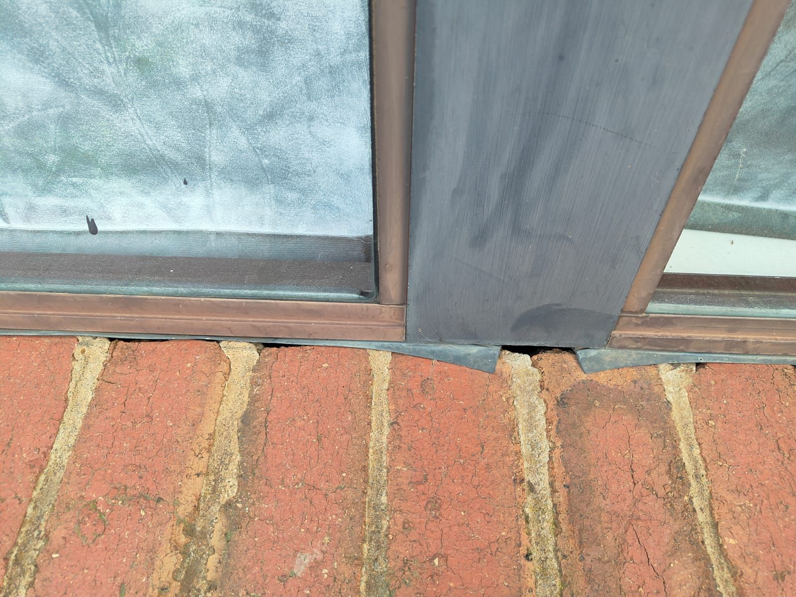 Sealing gaps between window frame and br... | Bunnings Workshop community