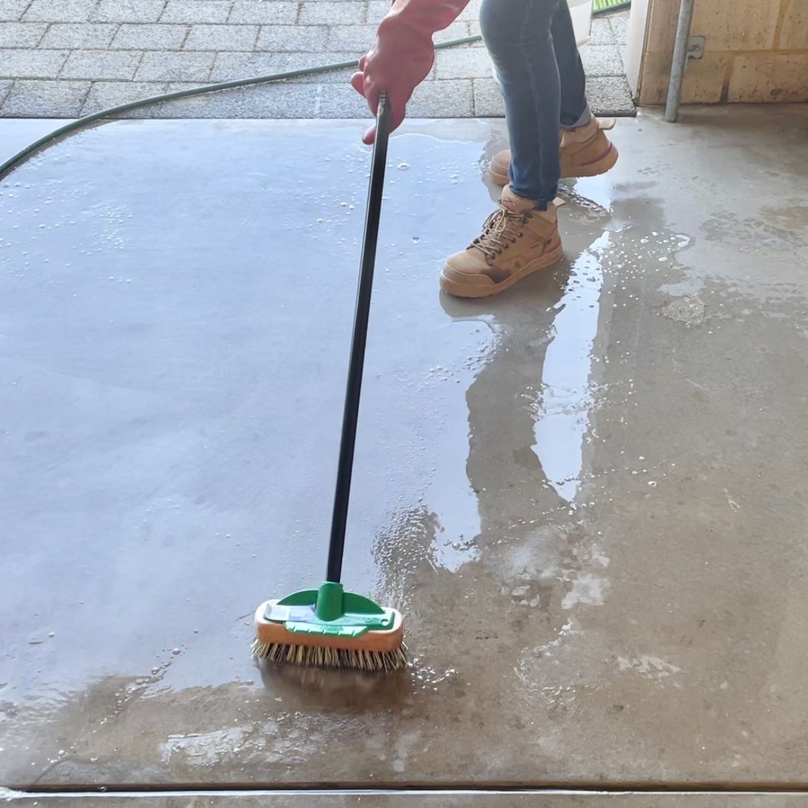How to apply epoxy to a garage floor | Bunnings Workshop community