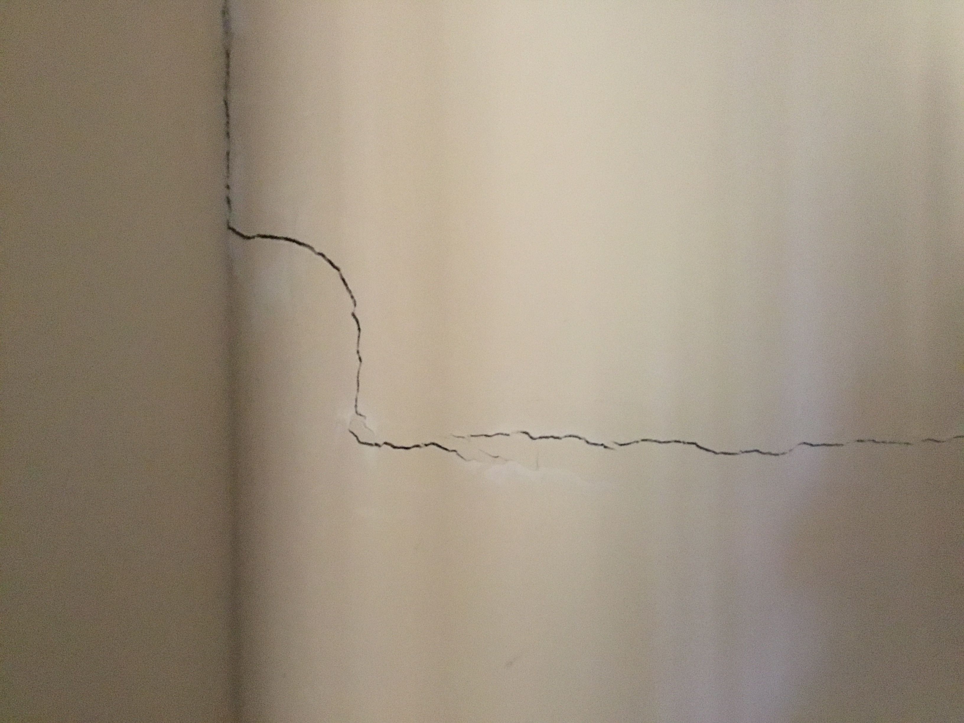 Solved: How do I repair a large crack in an inte... | Bunnings Workshop ...