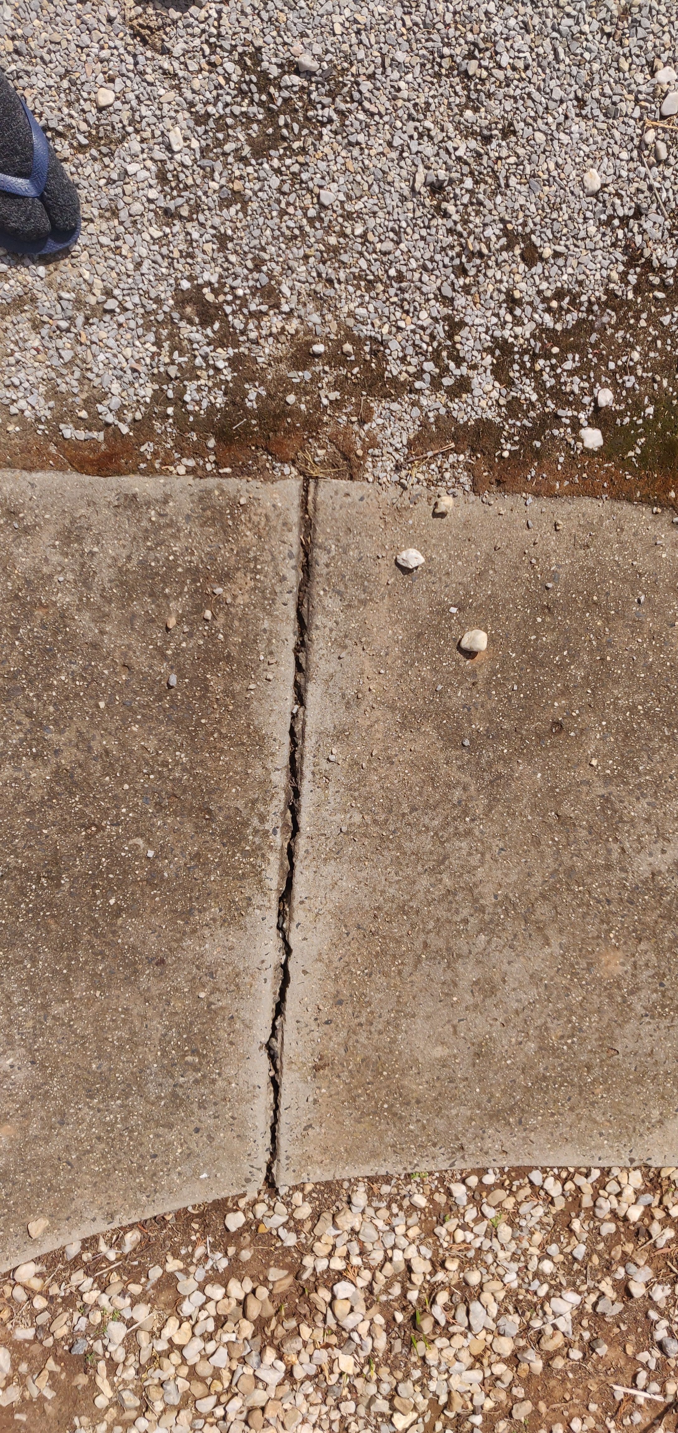 How to fill the gap between concrete sla... | Bunnings Workshop community