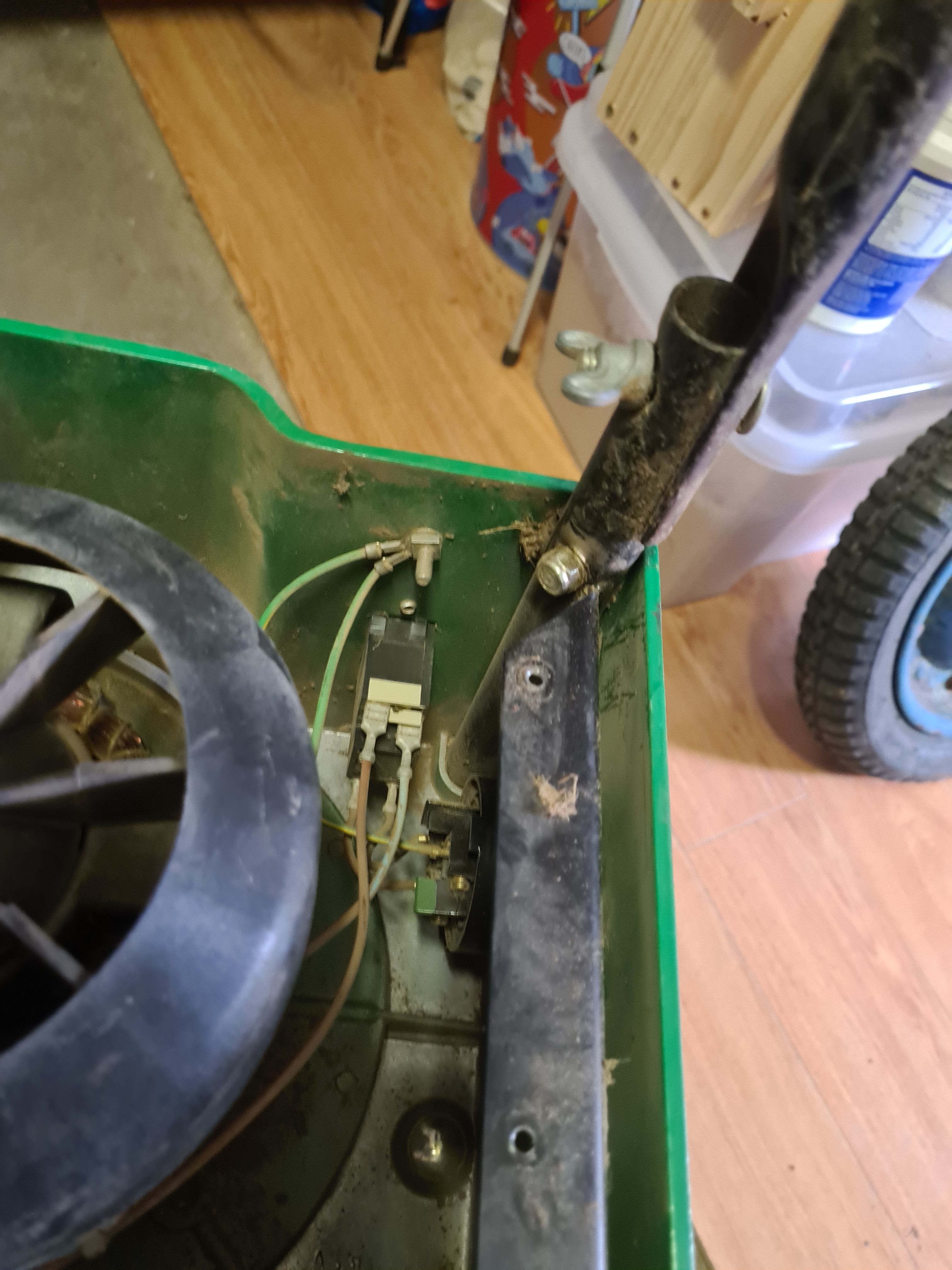 How to fix a Rover Muncher 97361 with au... | Bunnings Workshop community