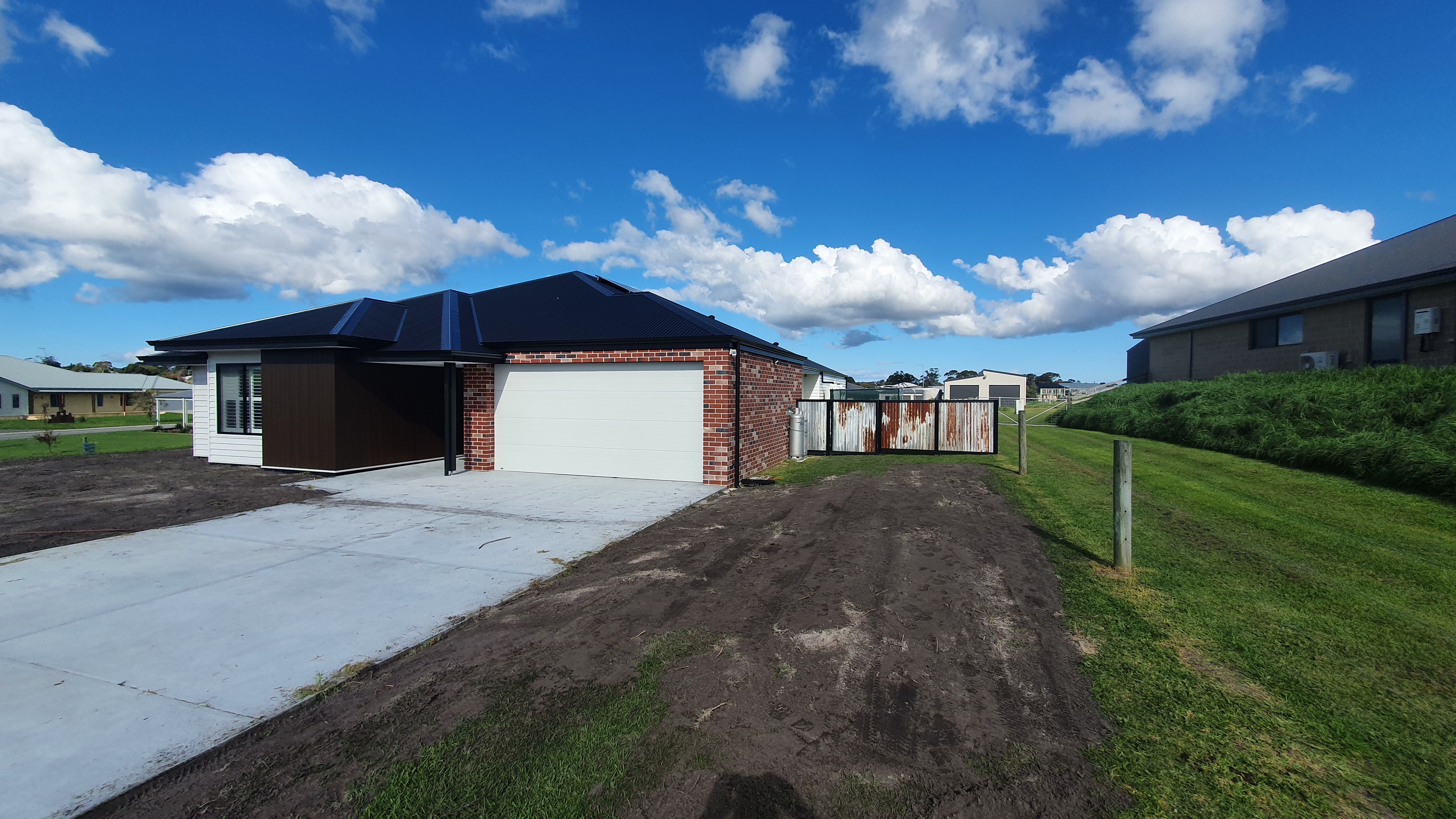 Rustic Colorbond fence and gate | Bunnings Workshop community