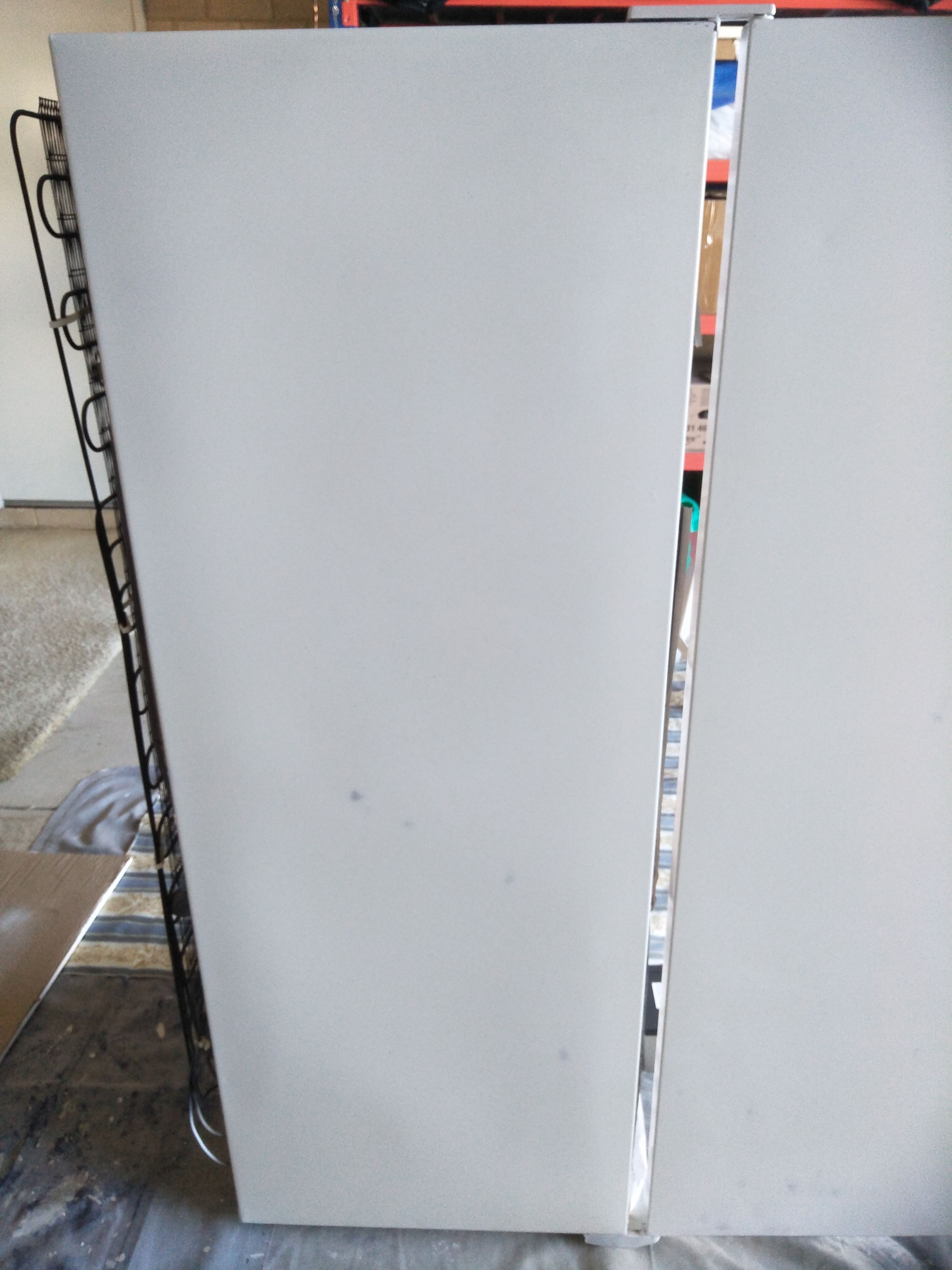 How do I paint a white rusty fridge? | Bunnings Workshop community