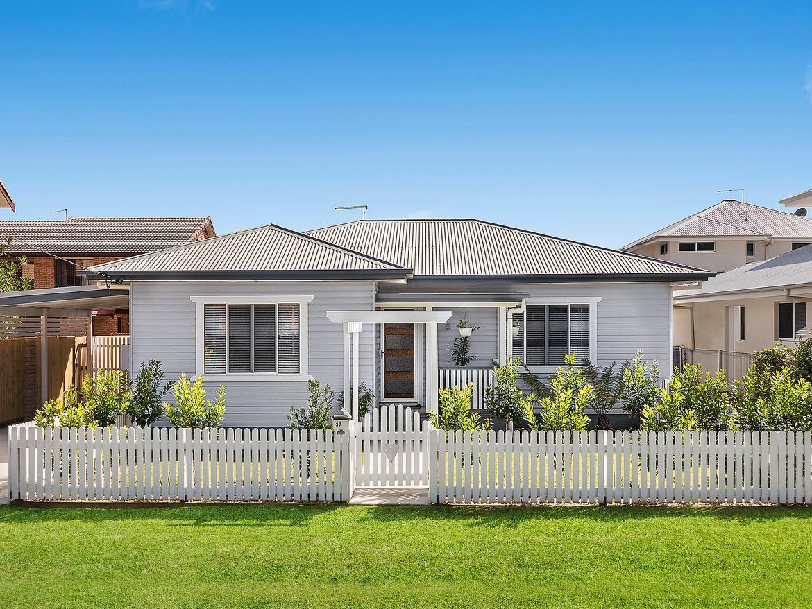 Weatherboard home renewed with paint | Bunnings Workshop community