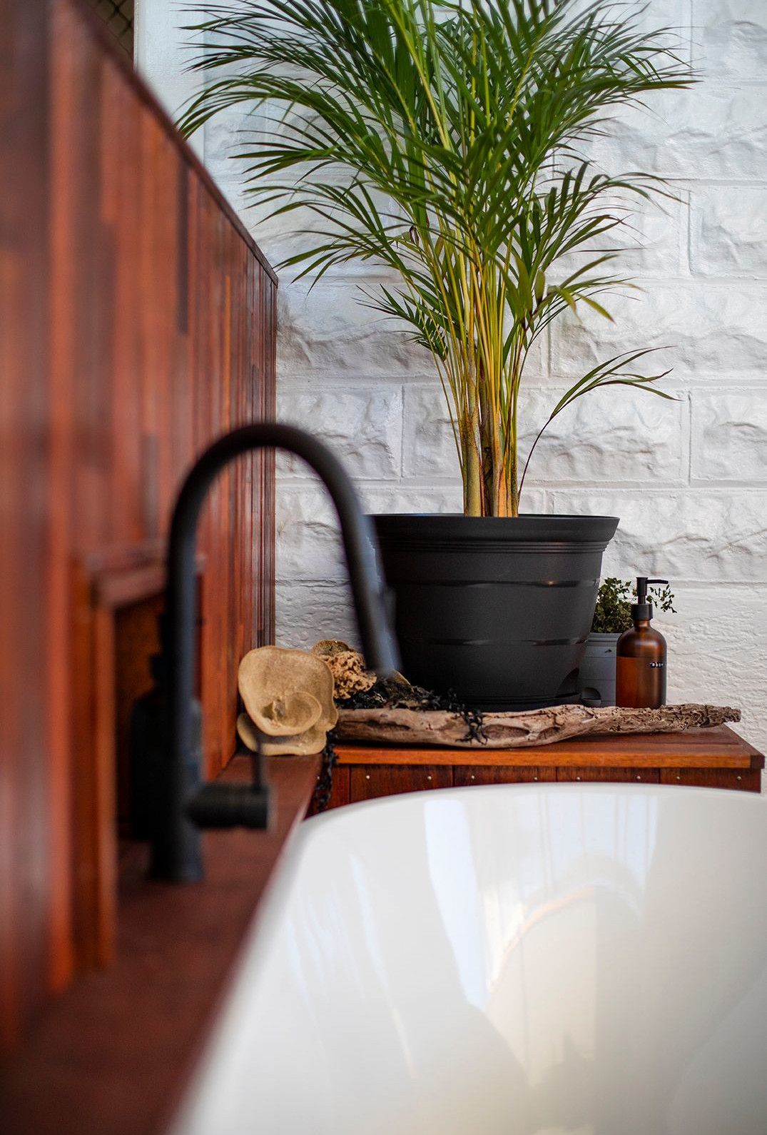 Outdoor bathroom with waterfall feature | Bunnings Workshop community