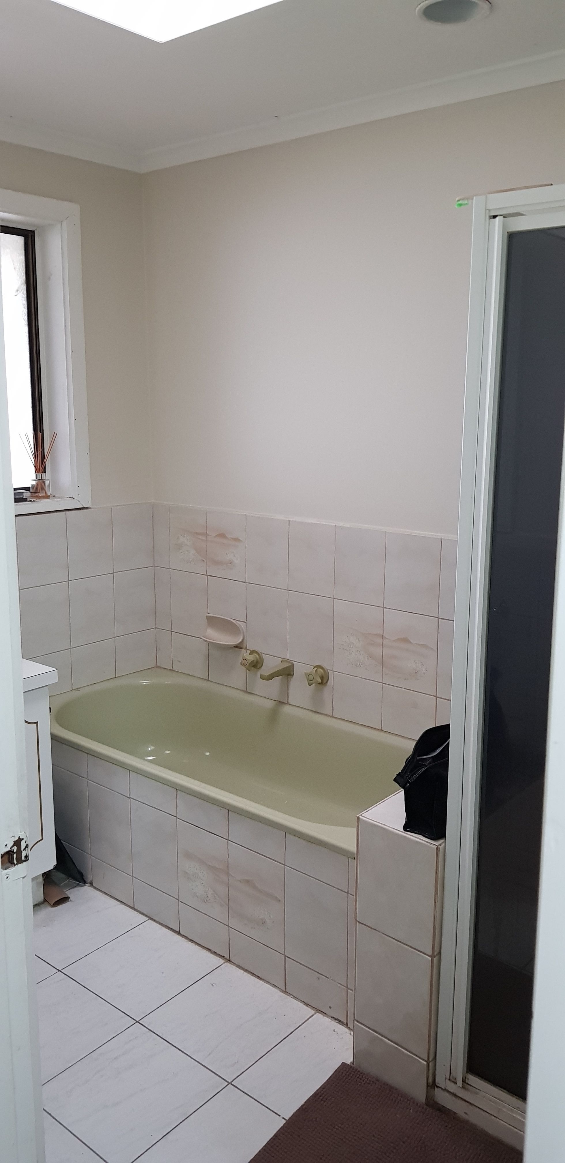 Budget bathroom makeover with painted ba... | Bunnings Workshop community