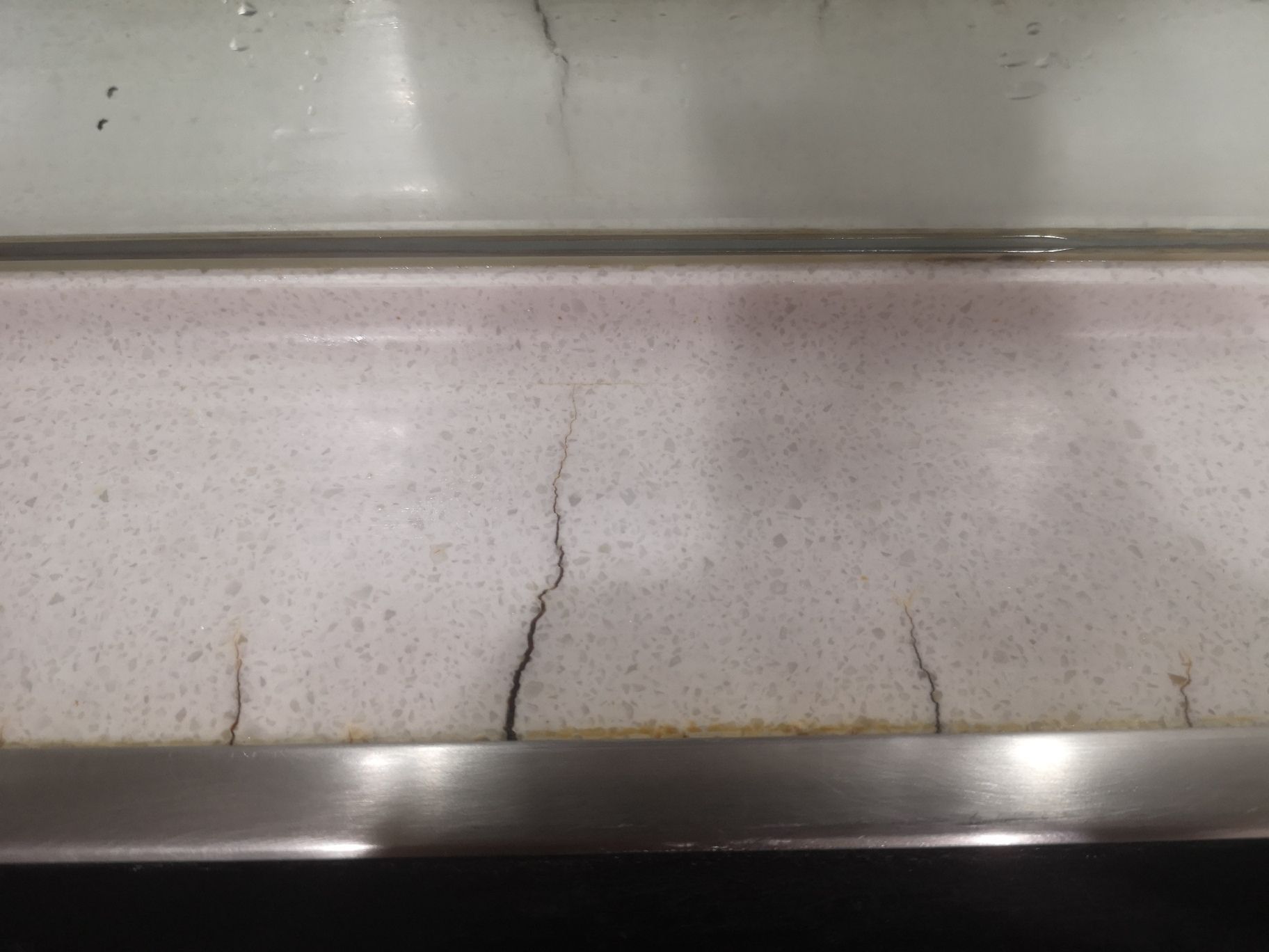 How to fix benchtop cracks around cookto... | Bunnings Workshop community