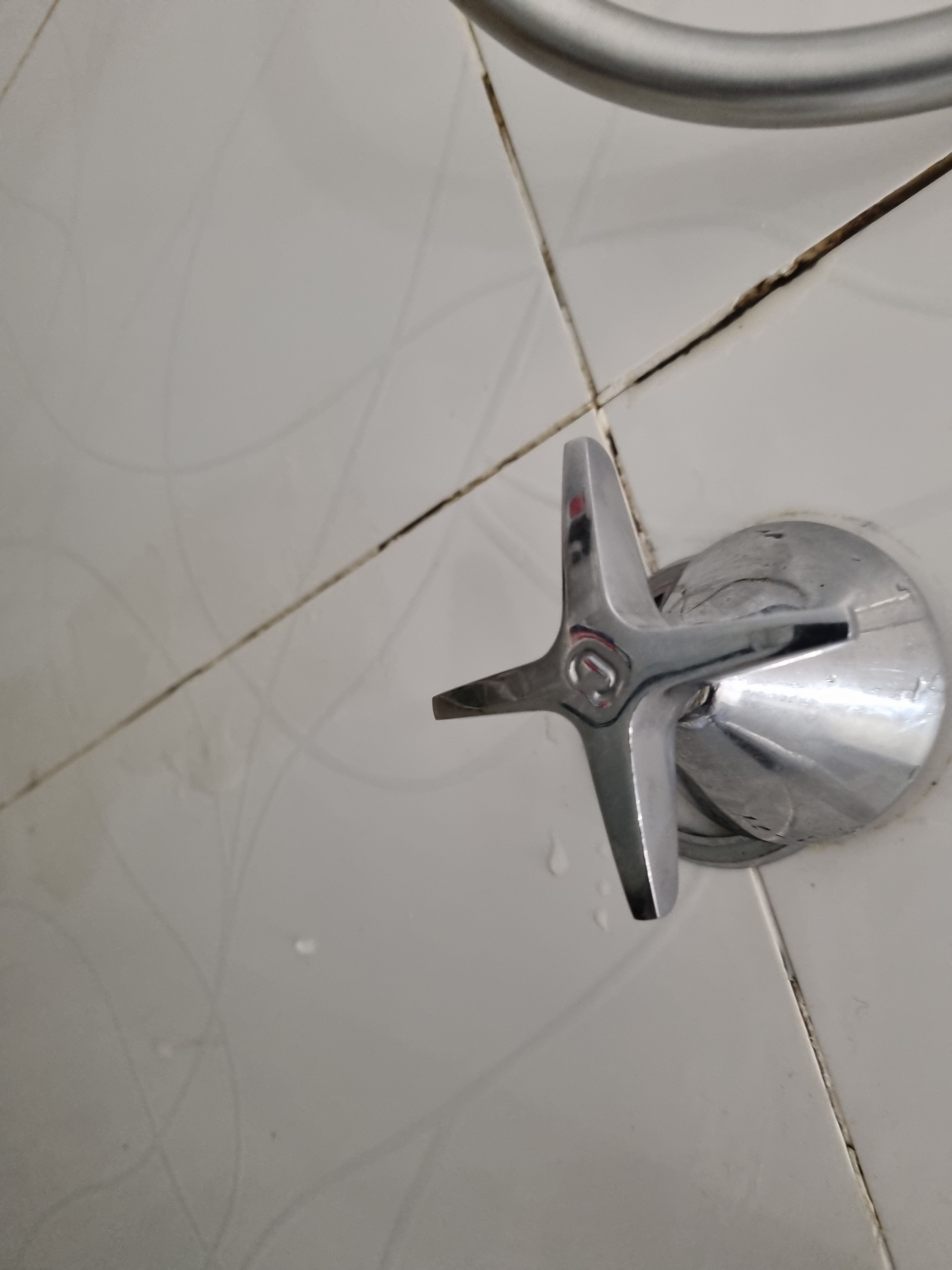 How to repair spindle tap that won't tur... | Bunnings Workshop community