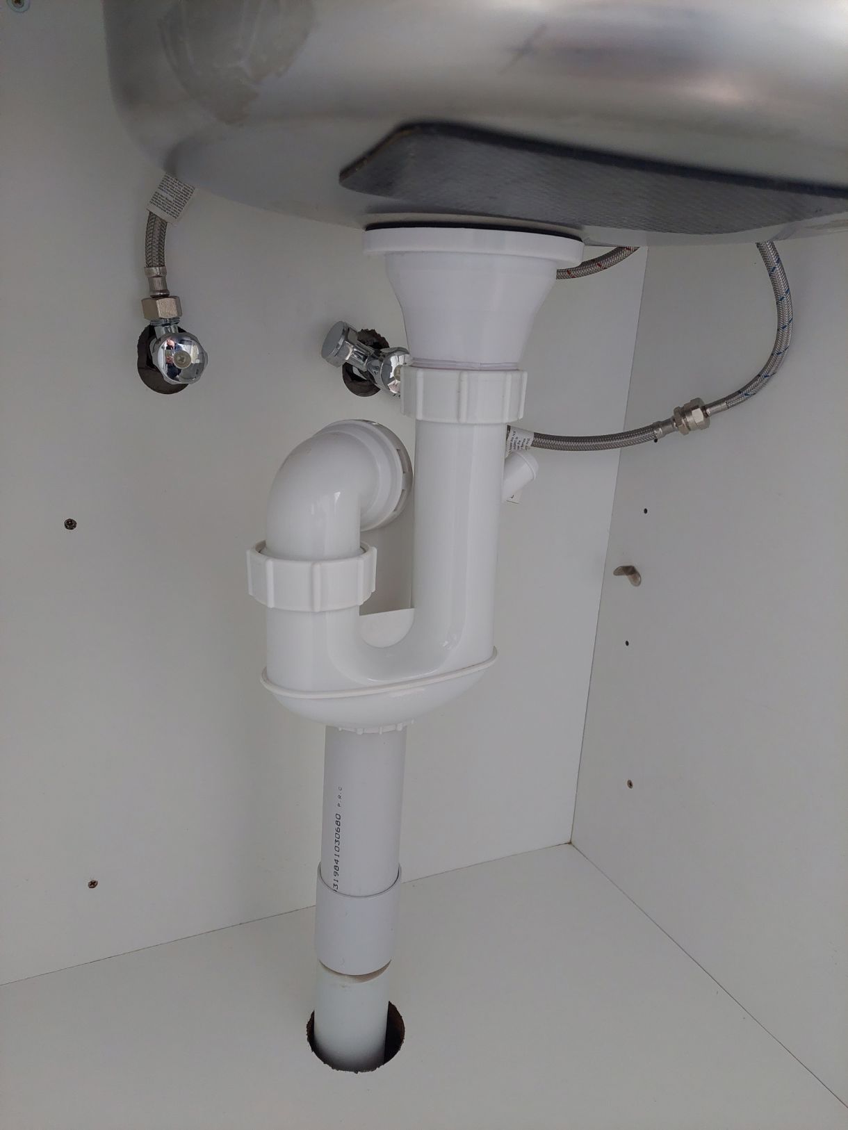 How to connect two drain hoses to one ni... | Bunnings Workshop community