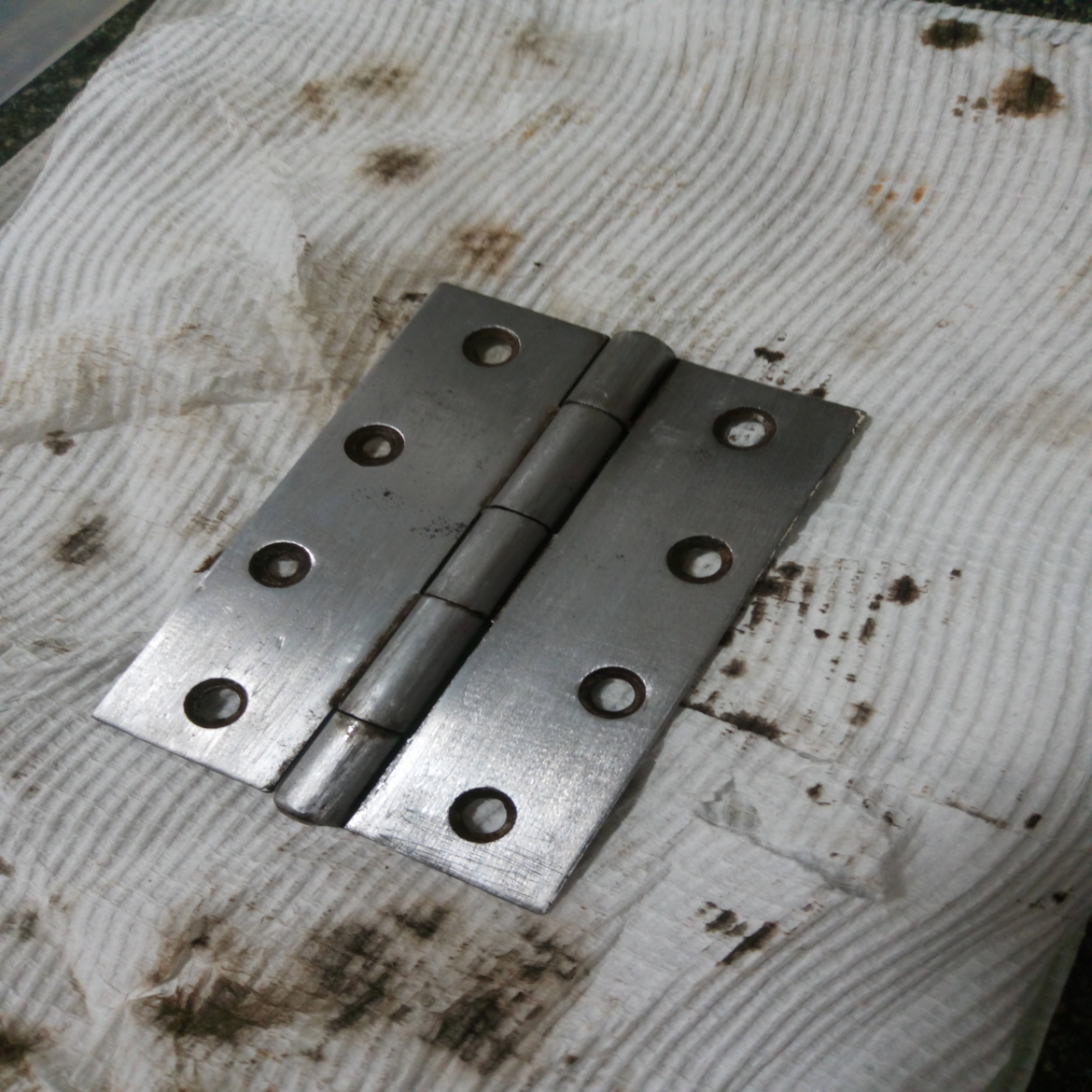 How to fix a squeaky door | Bunnings Workshop community