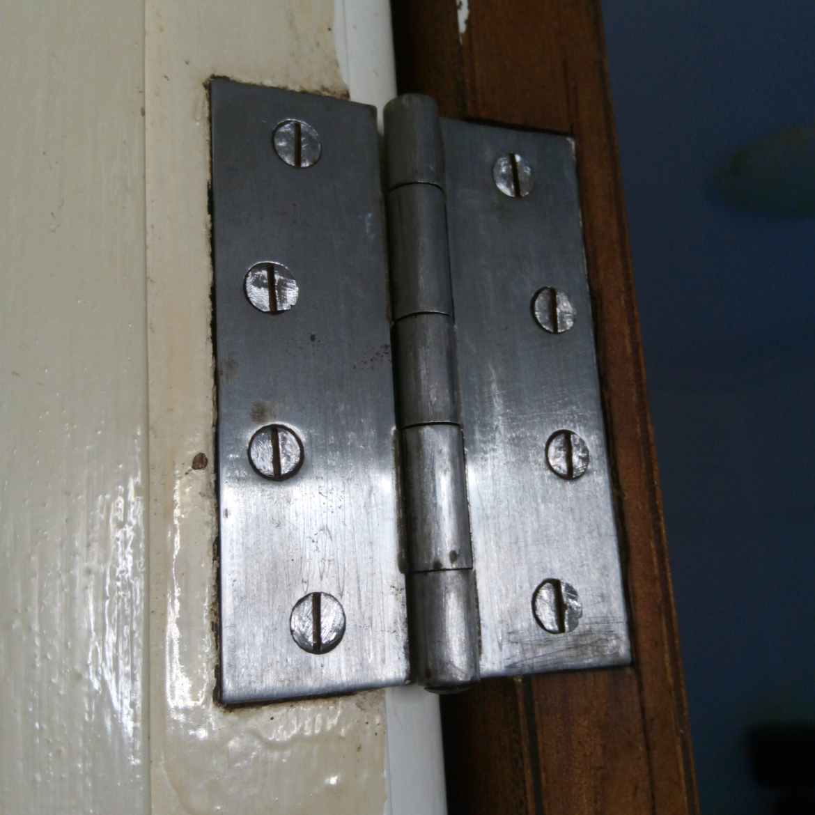 How to fix a squeaky door | Bunnings Workshop community