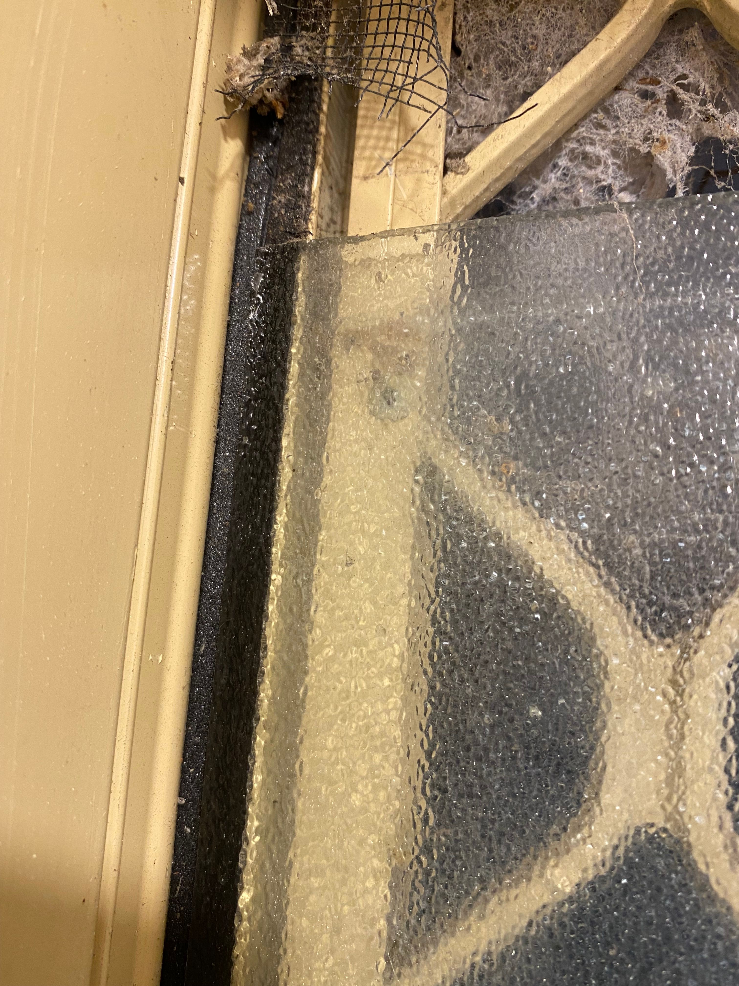 How can I fix this odd fly wire set up o... | Bunnings Workshop community