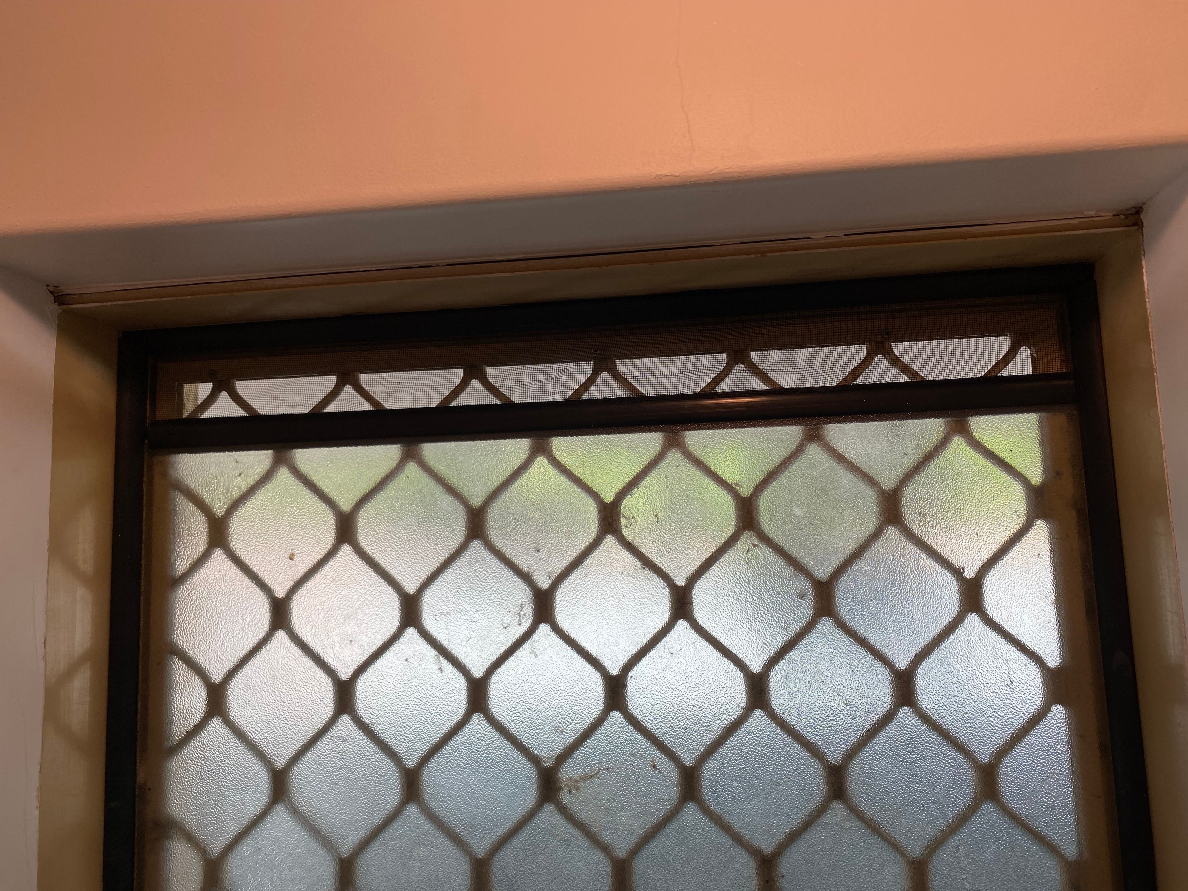 How can I fix this odd fly wire set up o... | Bunnings Workshop community